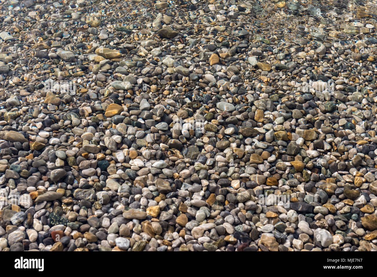 Clear water pebbles hi-res stock photography and images - Alamy
