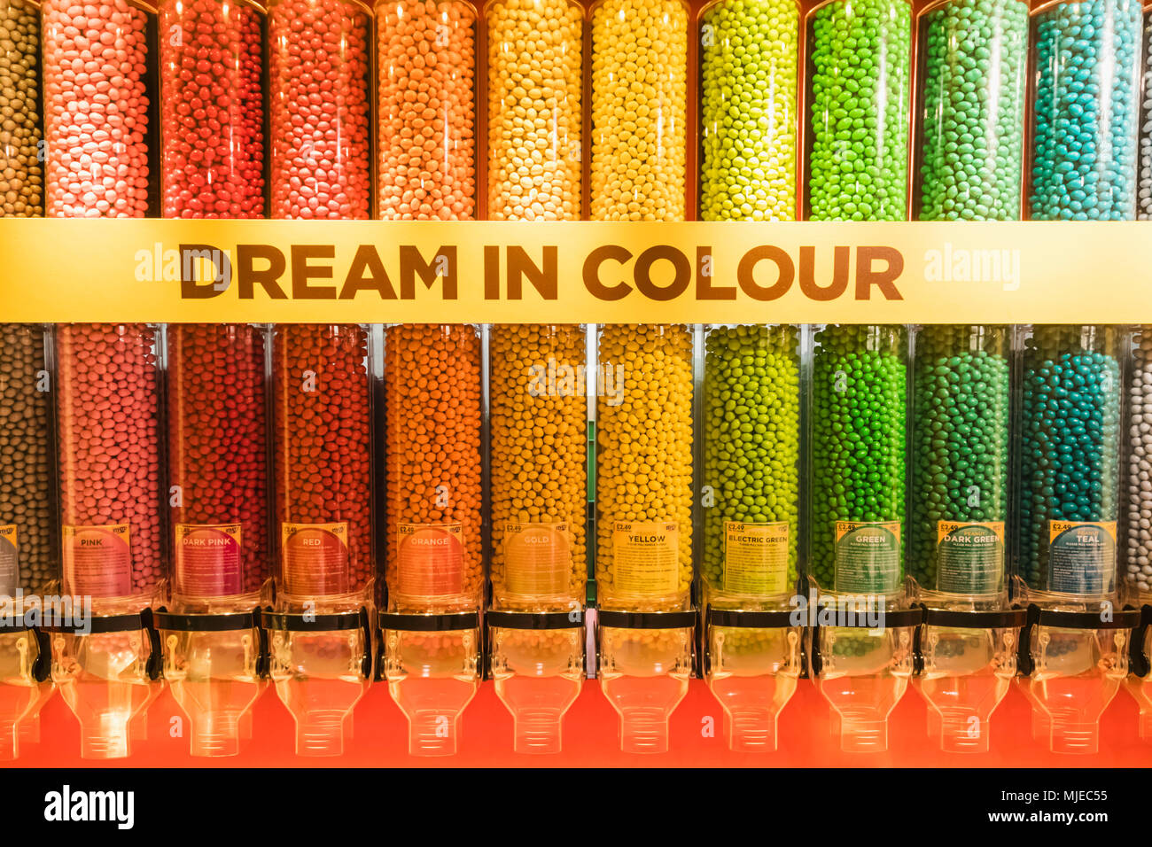 London candy shops hi-res stock photography and images - Alamy