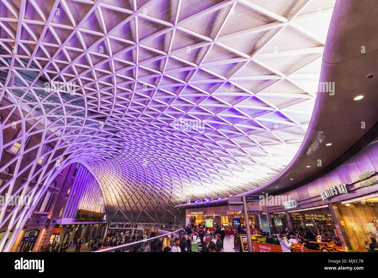 Inside kings cross london hi-res stock photography and images - Alamy