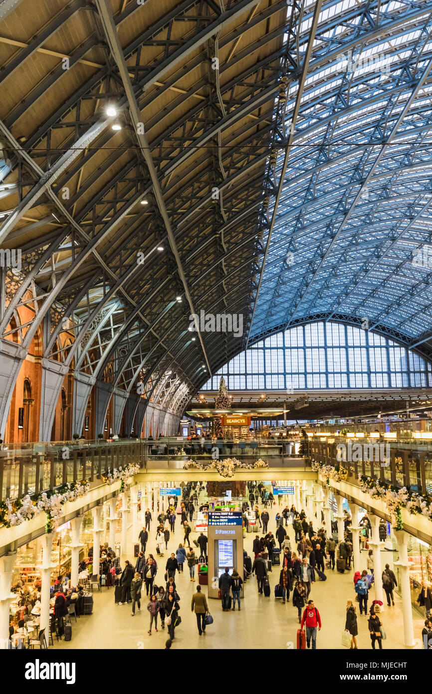 Inside st pancras international station hi-res stock photography and ...