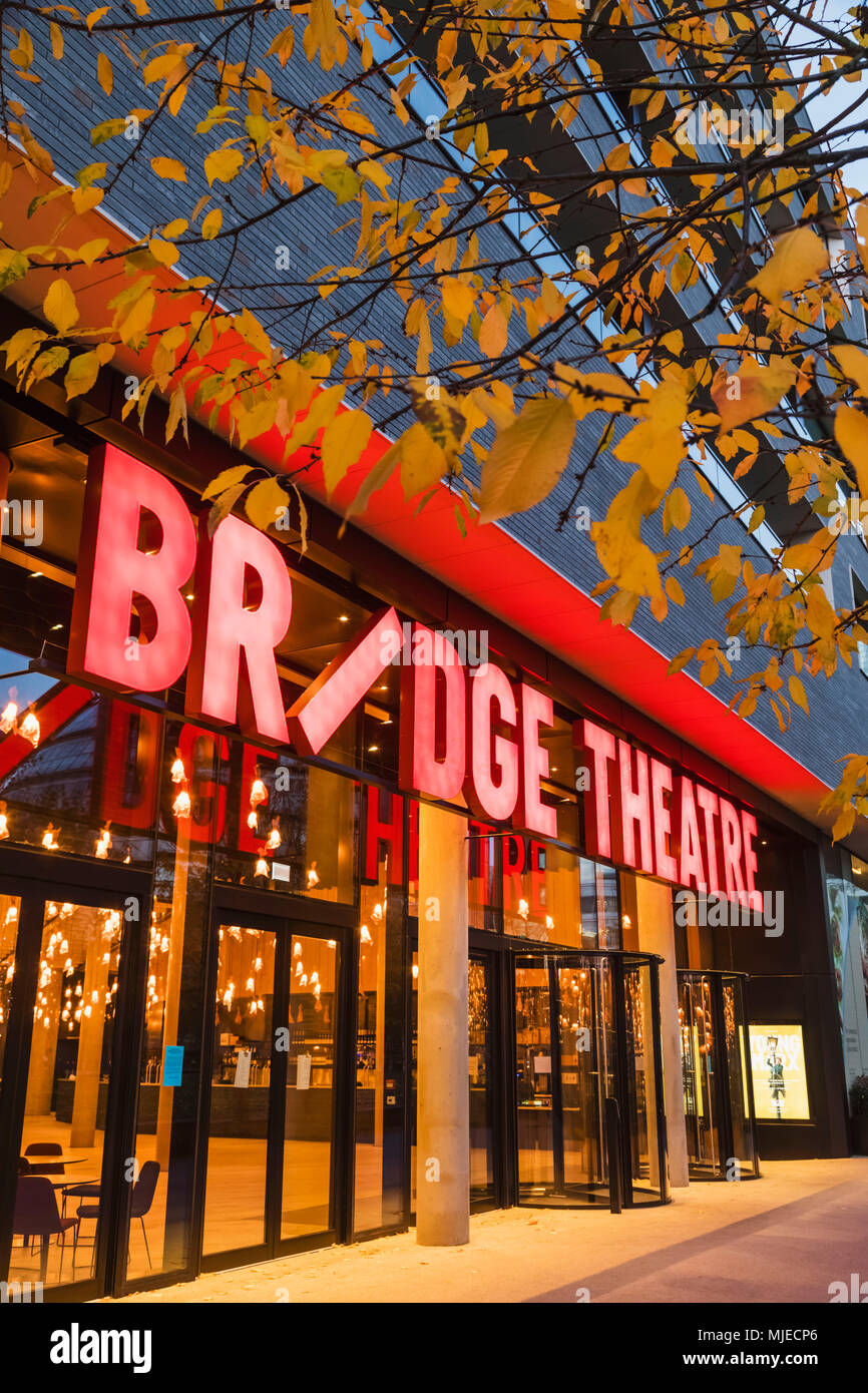 Bridge theatre hi-res stock photography and images - Alamy
