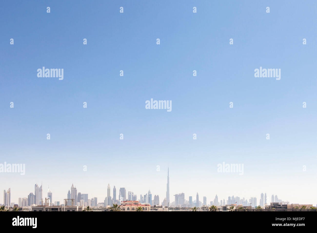 Dubai skyline horizon hi-res stock photography and images - Alamy