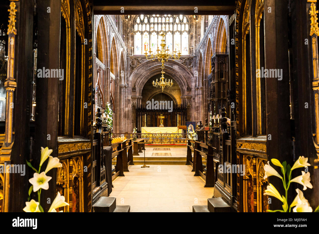 Manchester cathedral interior hi-res stock photography and images - Alamy