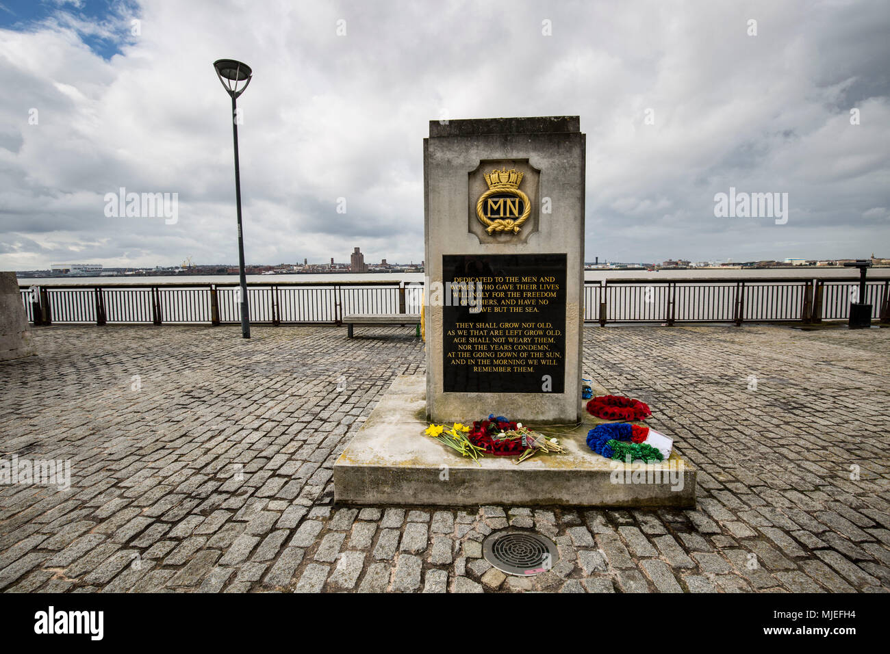 Liverpool naval memorial hi-res stock photography and images - Alamy
