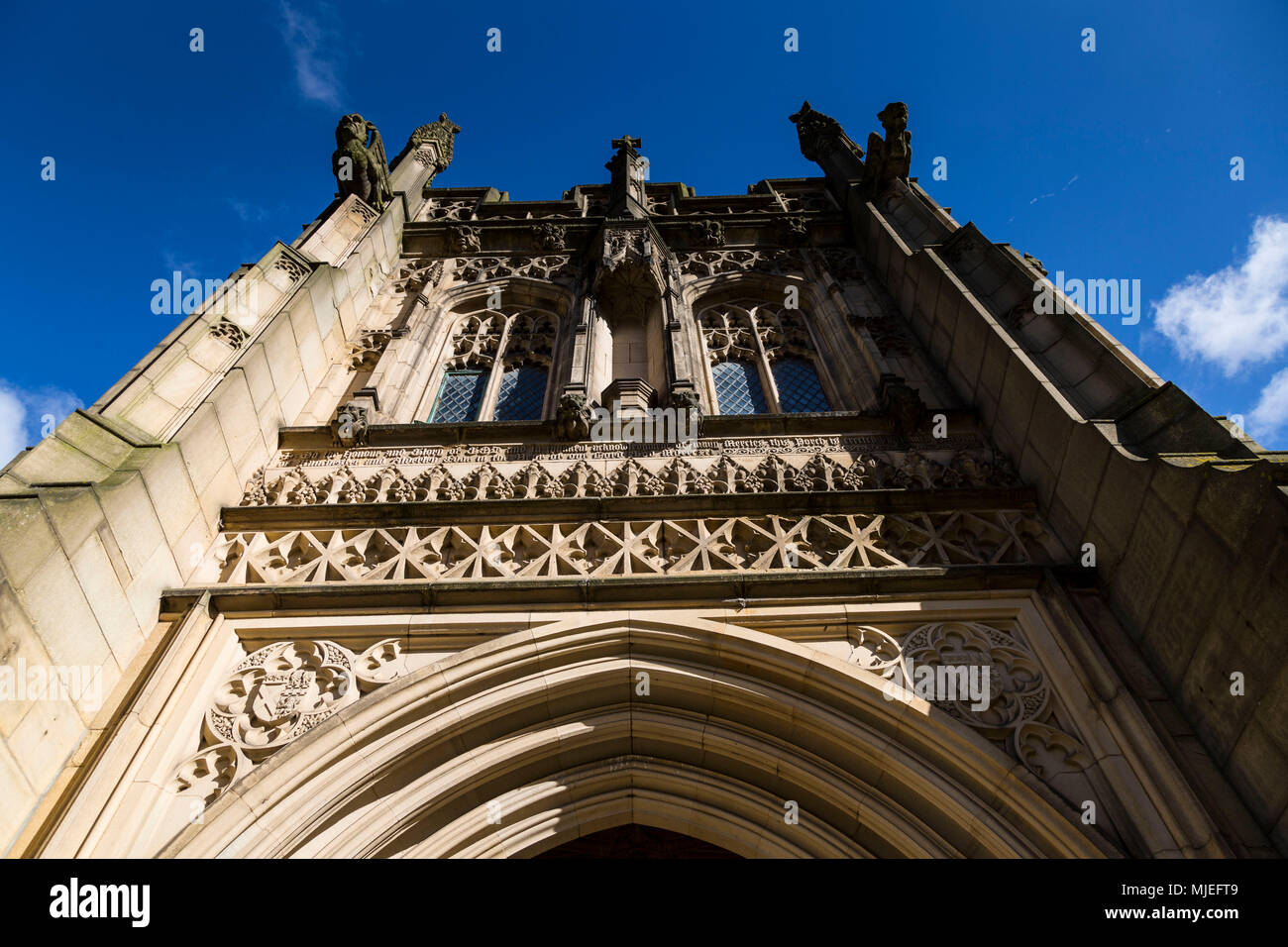Manchester cathedral hi-res stock photography and images - Alamy