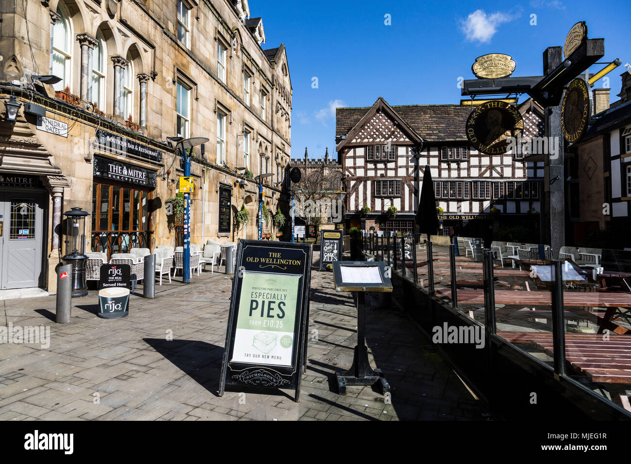 Manchester scene hi-res stock photography and images - Alamy
