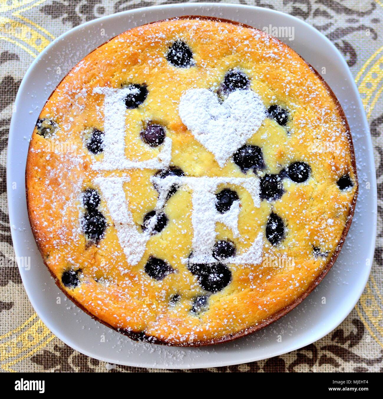 Love cake hi-res stock photography and images - Alamy