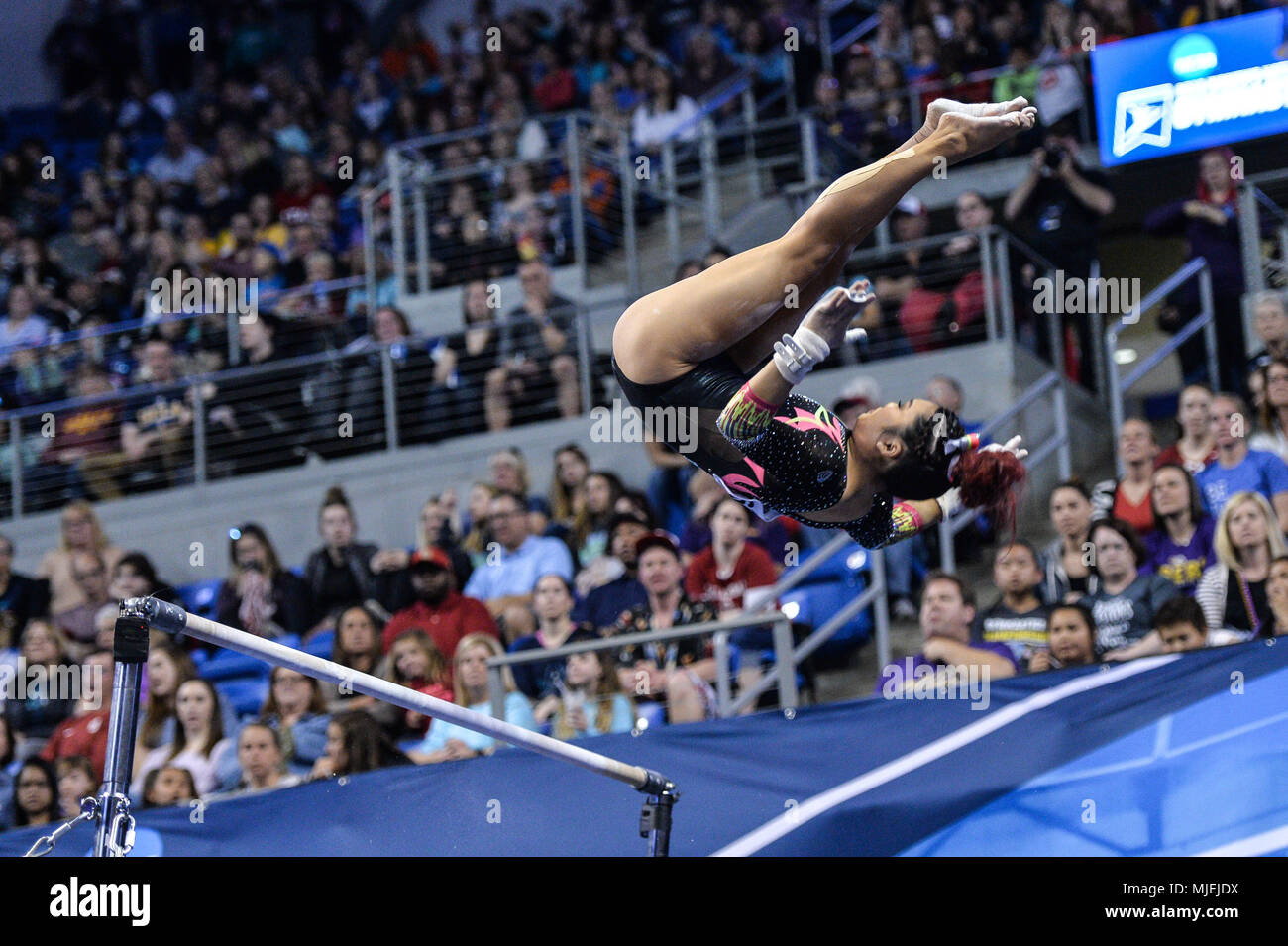St. Louis, Missouri, USA. 21st Apr, 2018. KARI LEE from Utah competes ...
