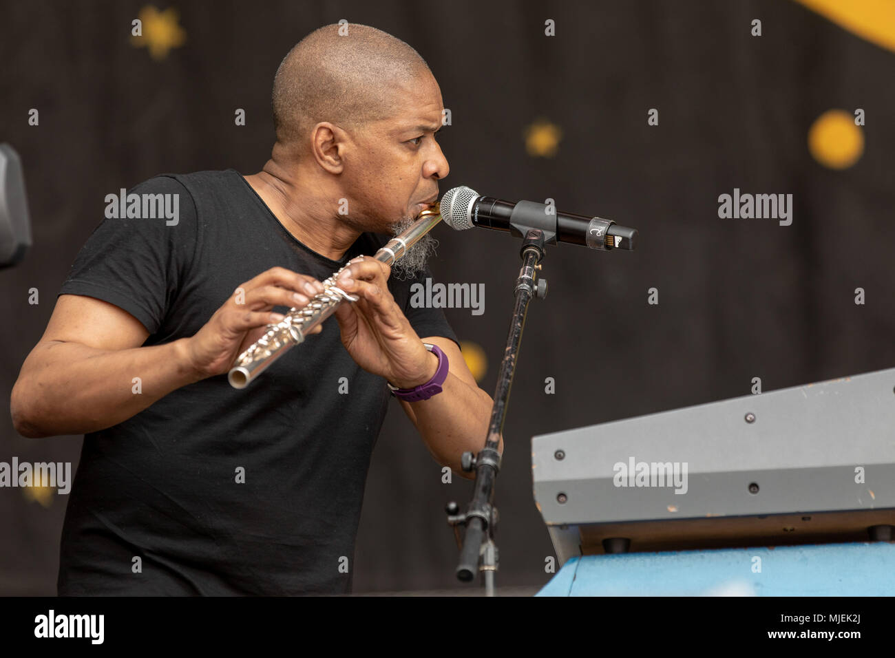 New Orleans, Louisiana, USA. 4th May, 2018. KOFI BURBRIDGE performs ...