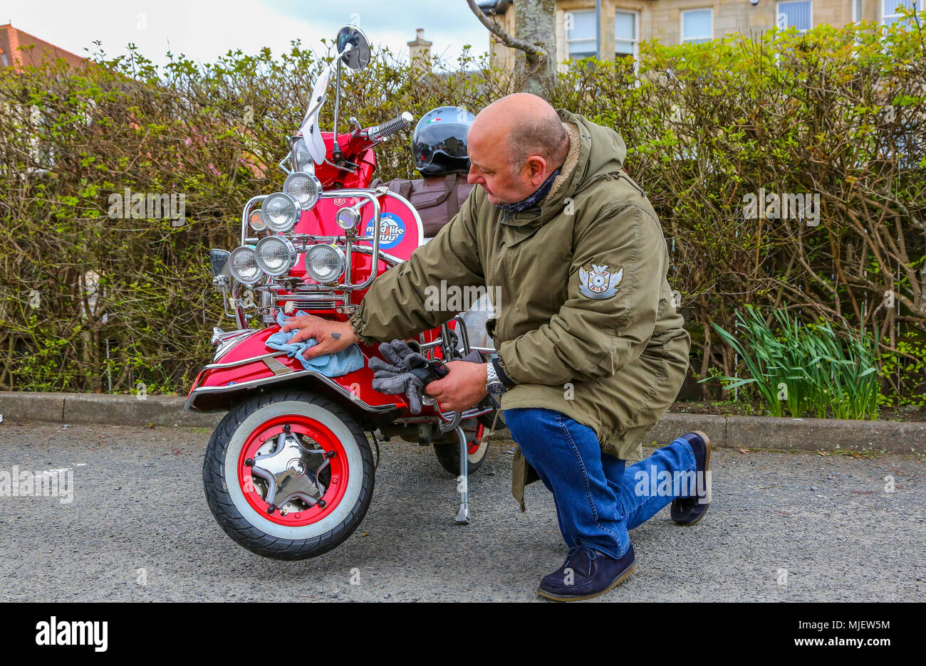 1960s mods vespa hi-res stock photography and images - Alamy
