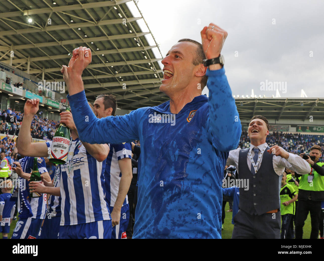 Oran kearney celebrating irish cup win hi-res stock photography and ...