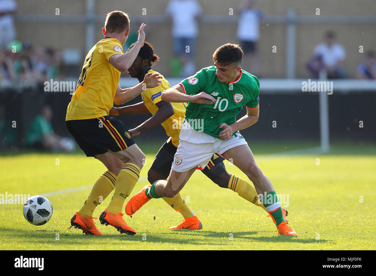 Loughborough, UK. 5th May, 2018. Sekou Sidibe of Belgium, Tibo Persyn ...