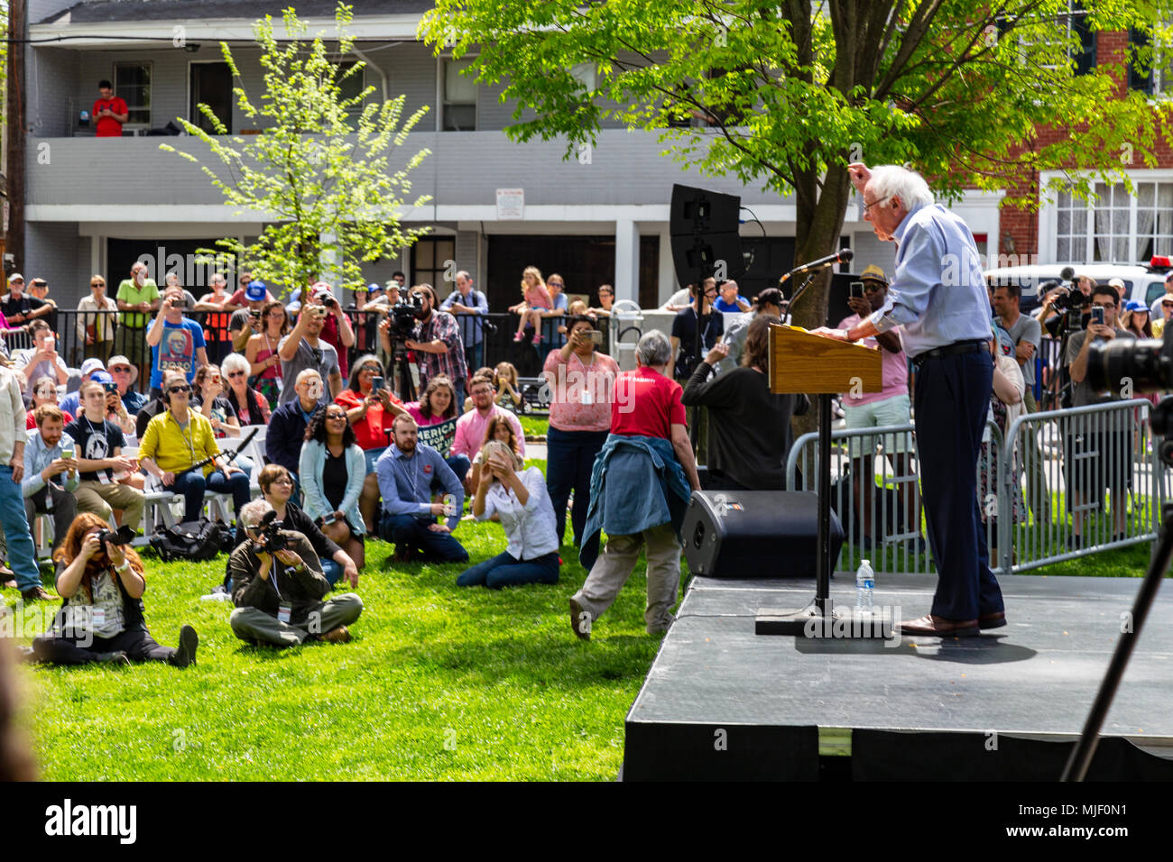 Bernard sanders hi-res stock photography and images - Alamy