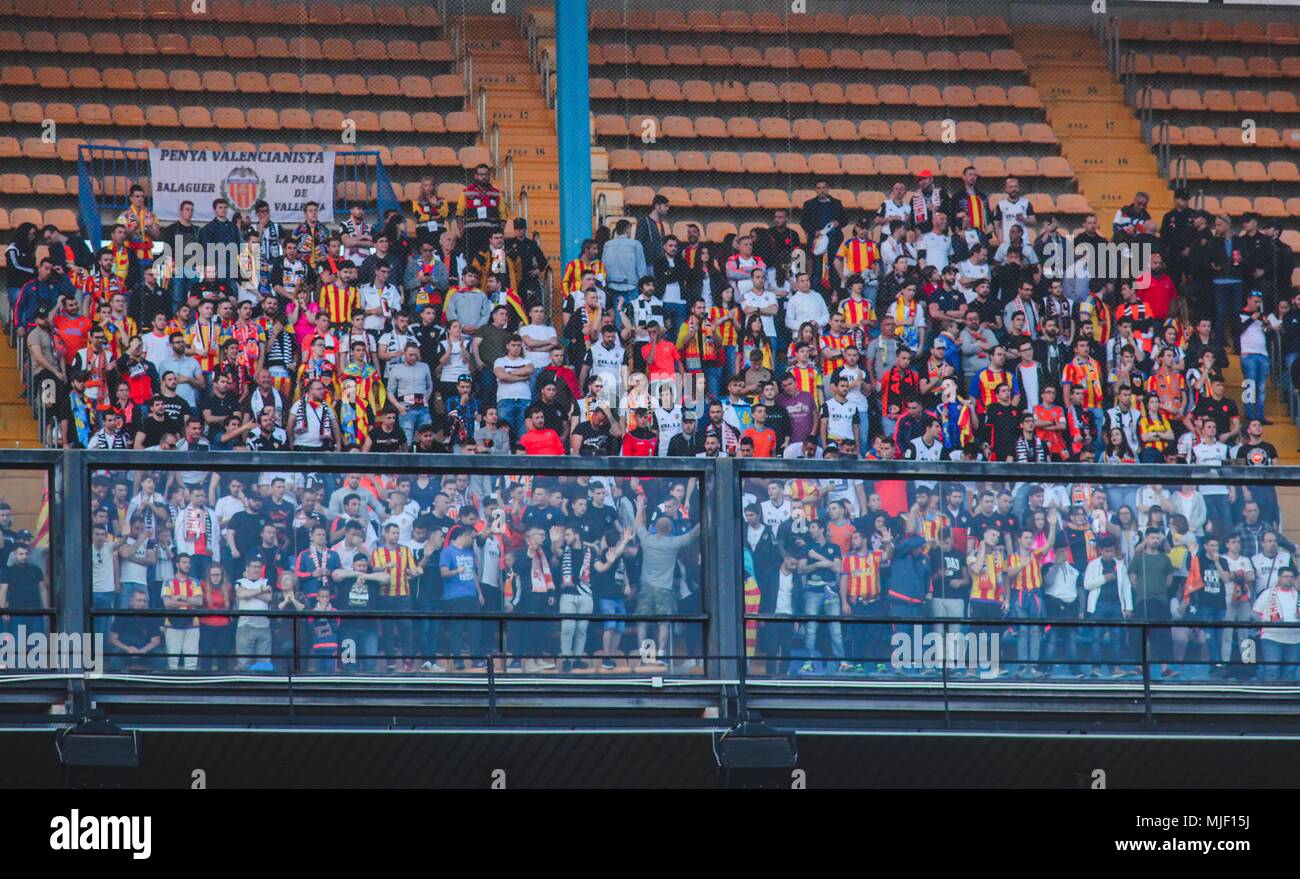 Valencia fans during the match between Villarreal CF and Valencia CF at ...