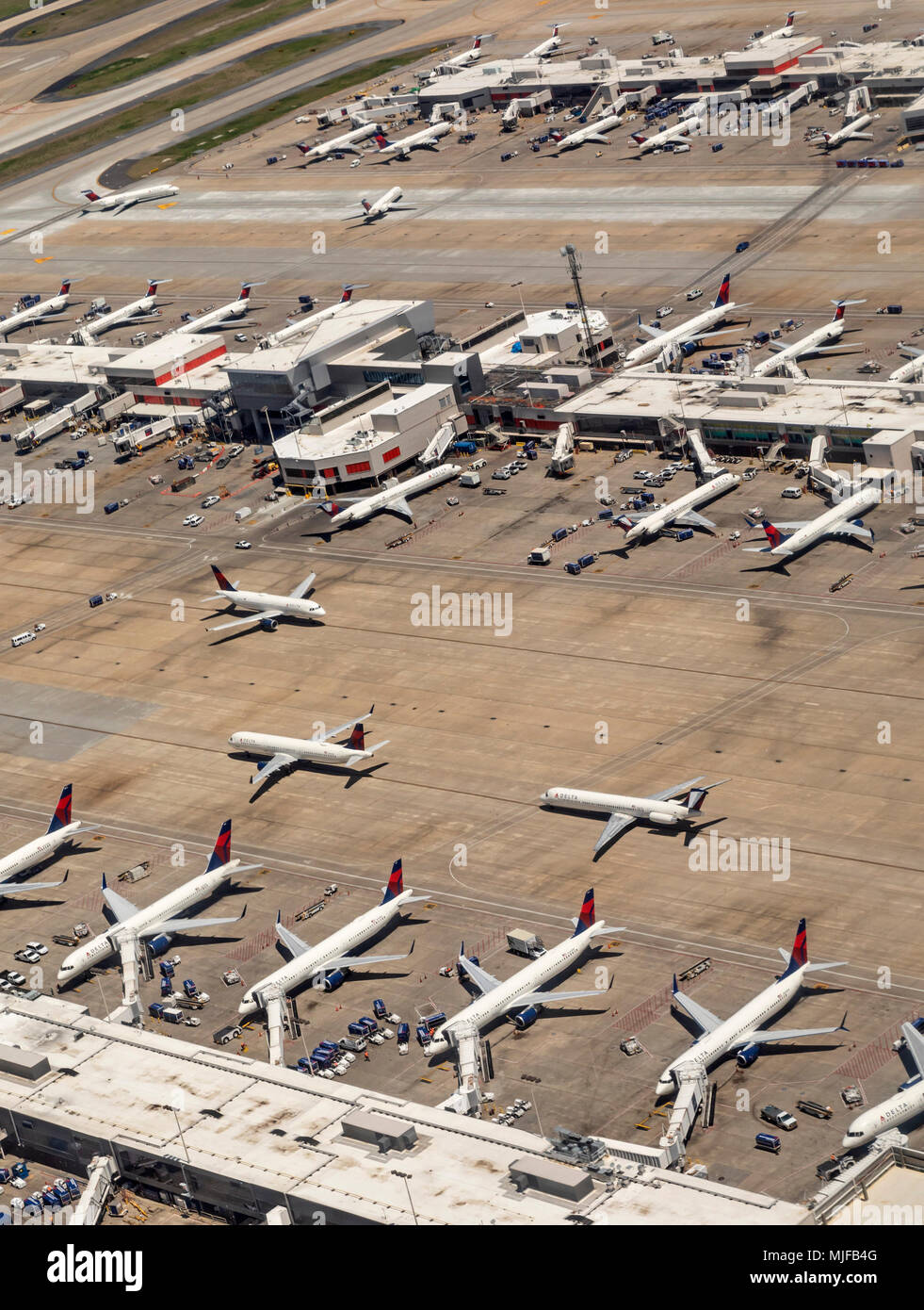 Atlanta airport aerial hi-res stock photography and images - Alamy