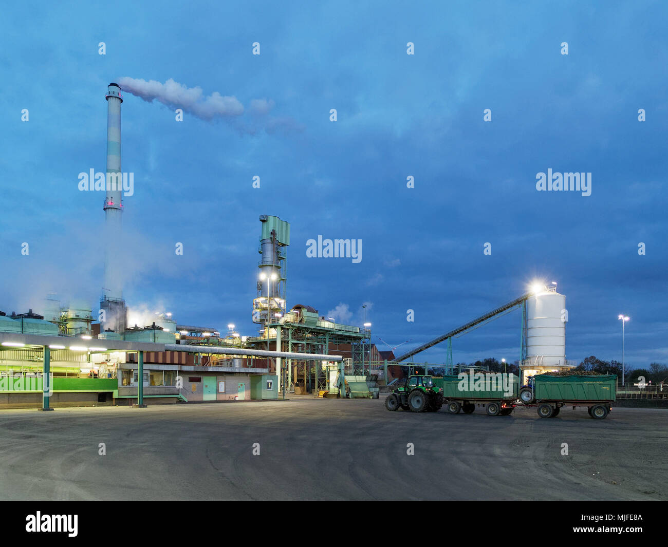 Large industrial plant hi-res stock photography and images - Alamy