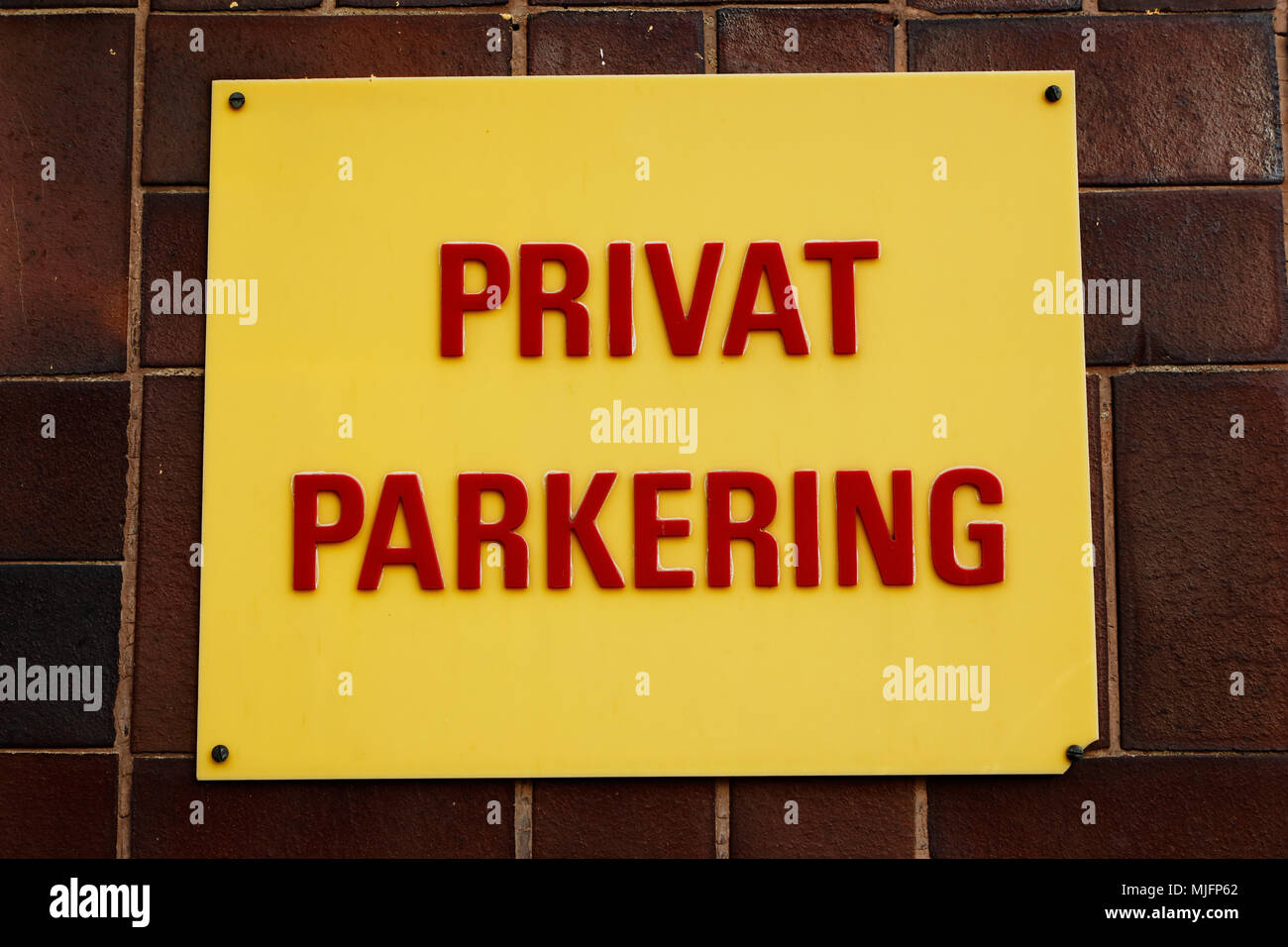 Private parking sign hi-res stock photography and images - Alamy