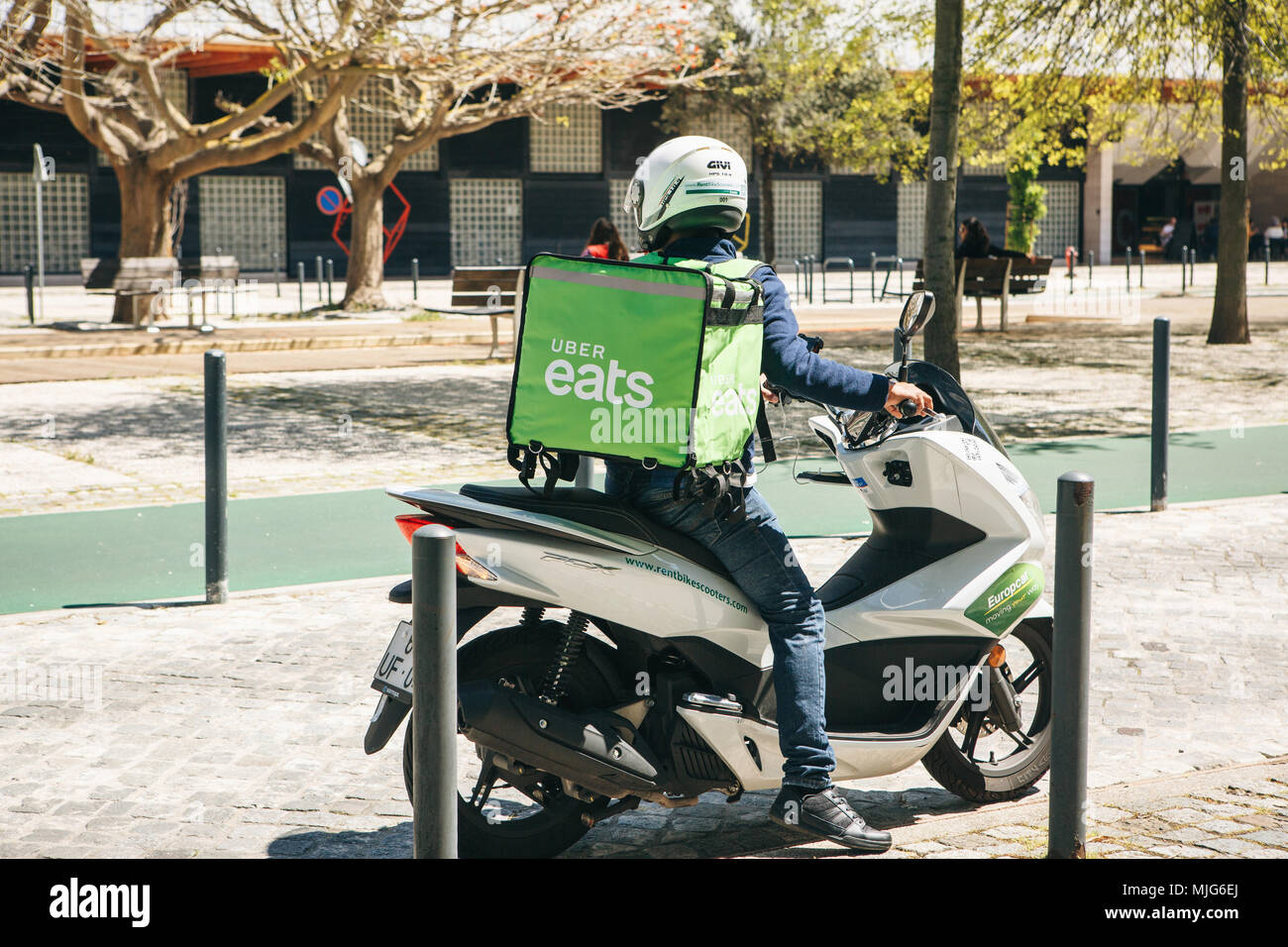 Uber eats motorbike hi-res stock photography and images - Alamy