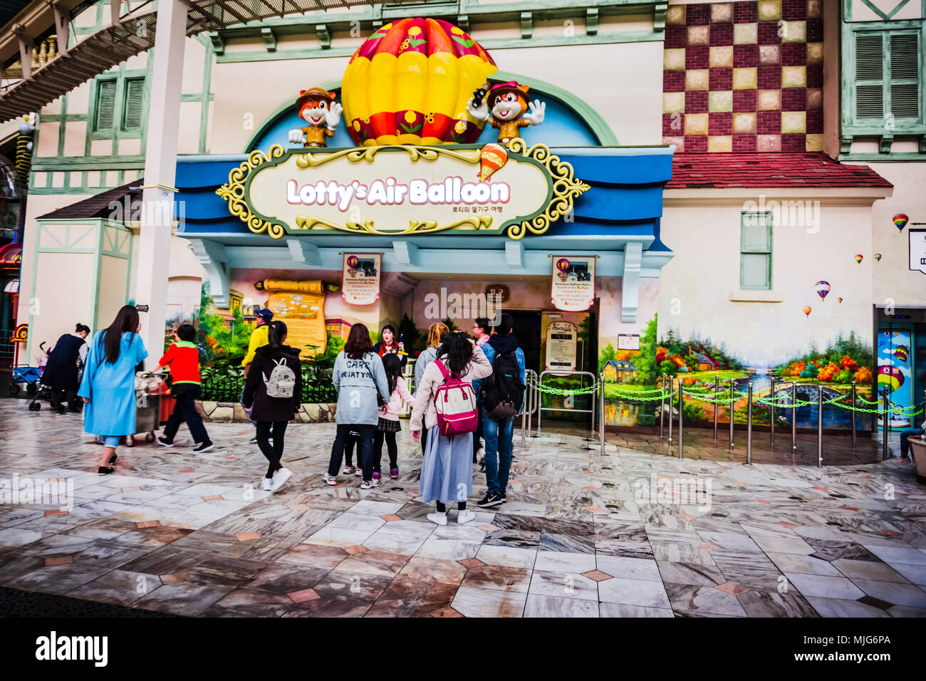 Lotte world seoul hi-res stock photography and images - Alamy