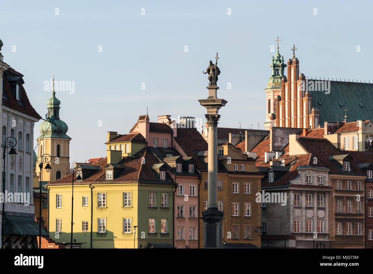Warsaw old town by Zamkowy square with the cathedral in Poland capital ...
