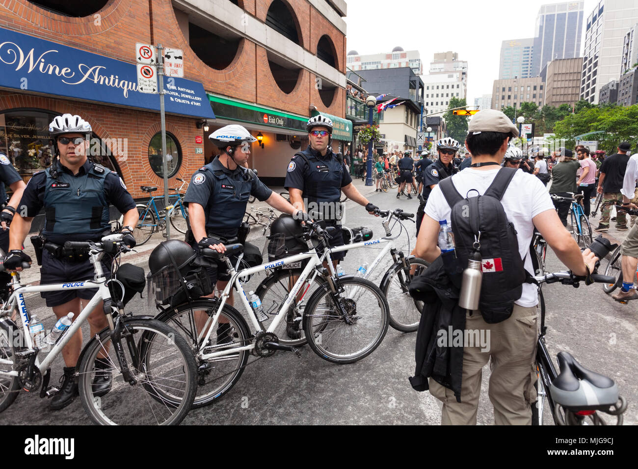 Police bike hi-res stock photography and images - Alamy