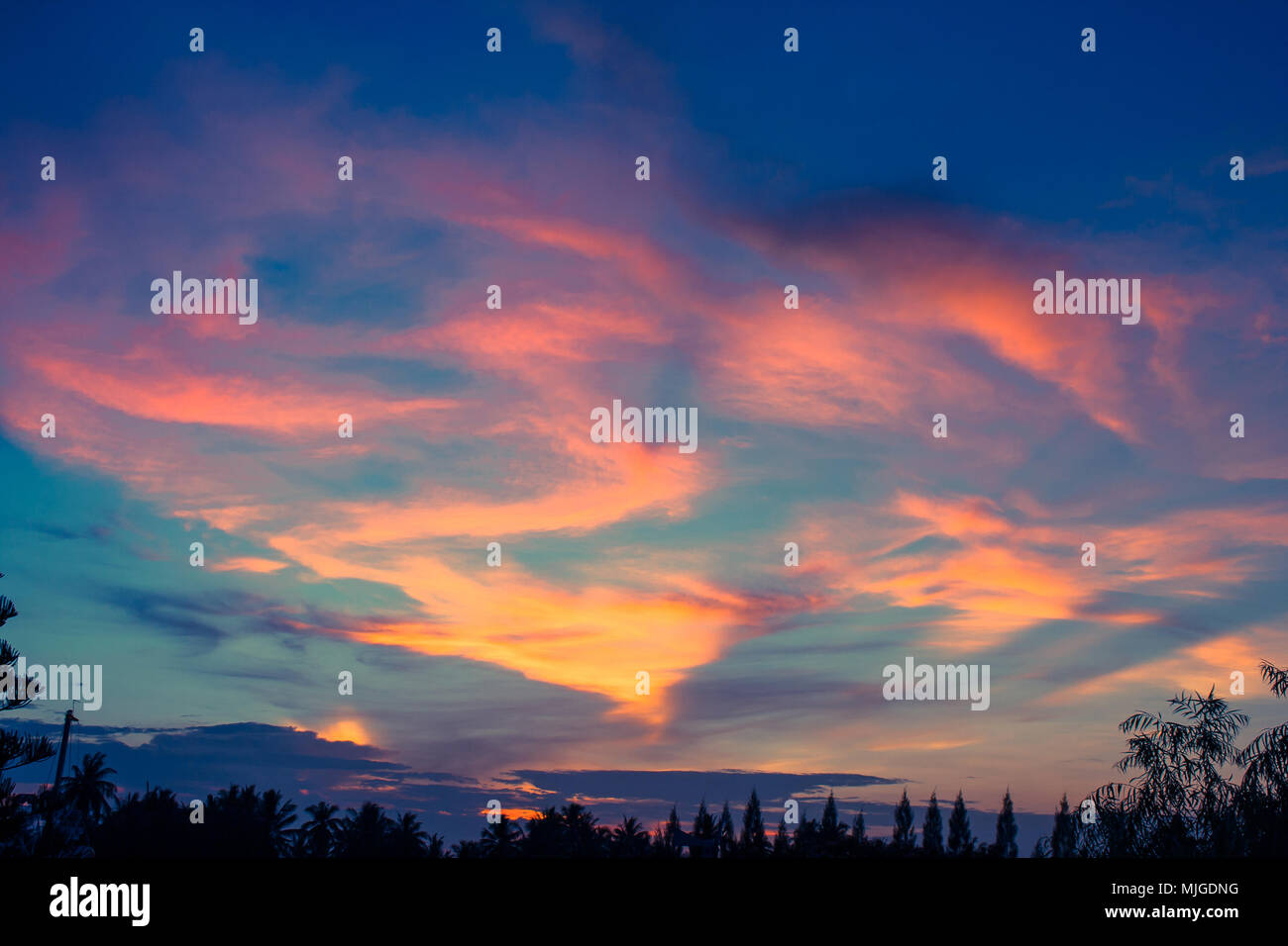 Red sun sunset dawn dusk warm evening night twilight sky hi-res stock ...