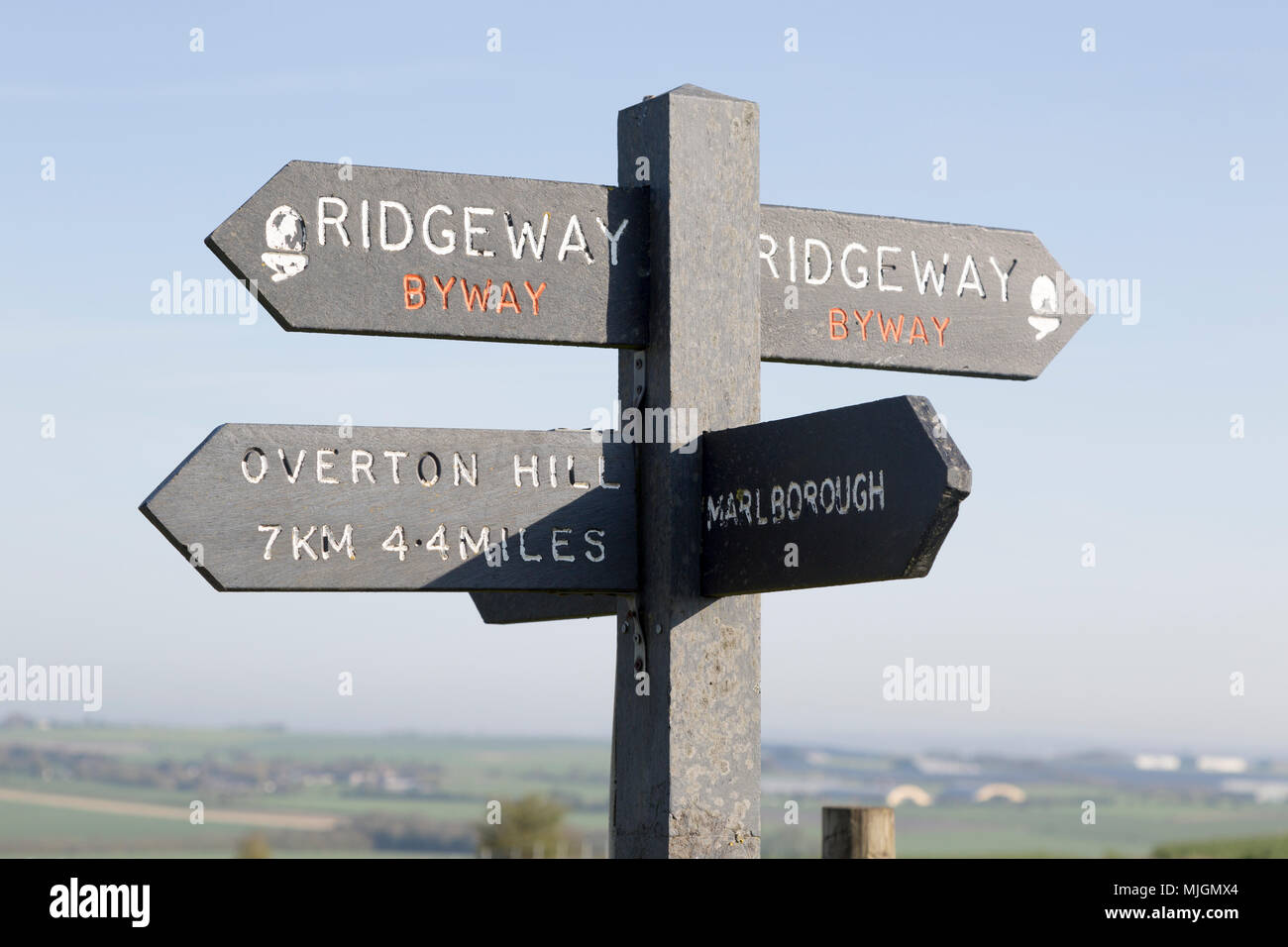 Ridgeway long distance footpath direction signs on Hackpen Hill ...