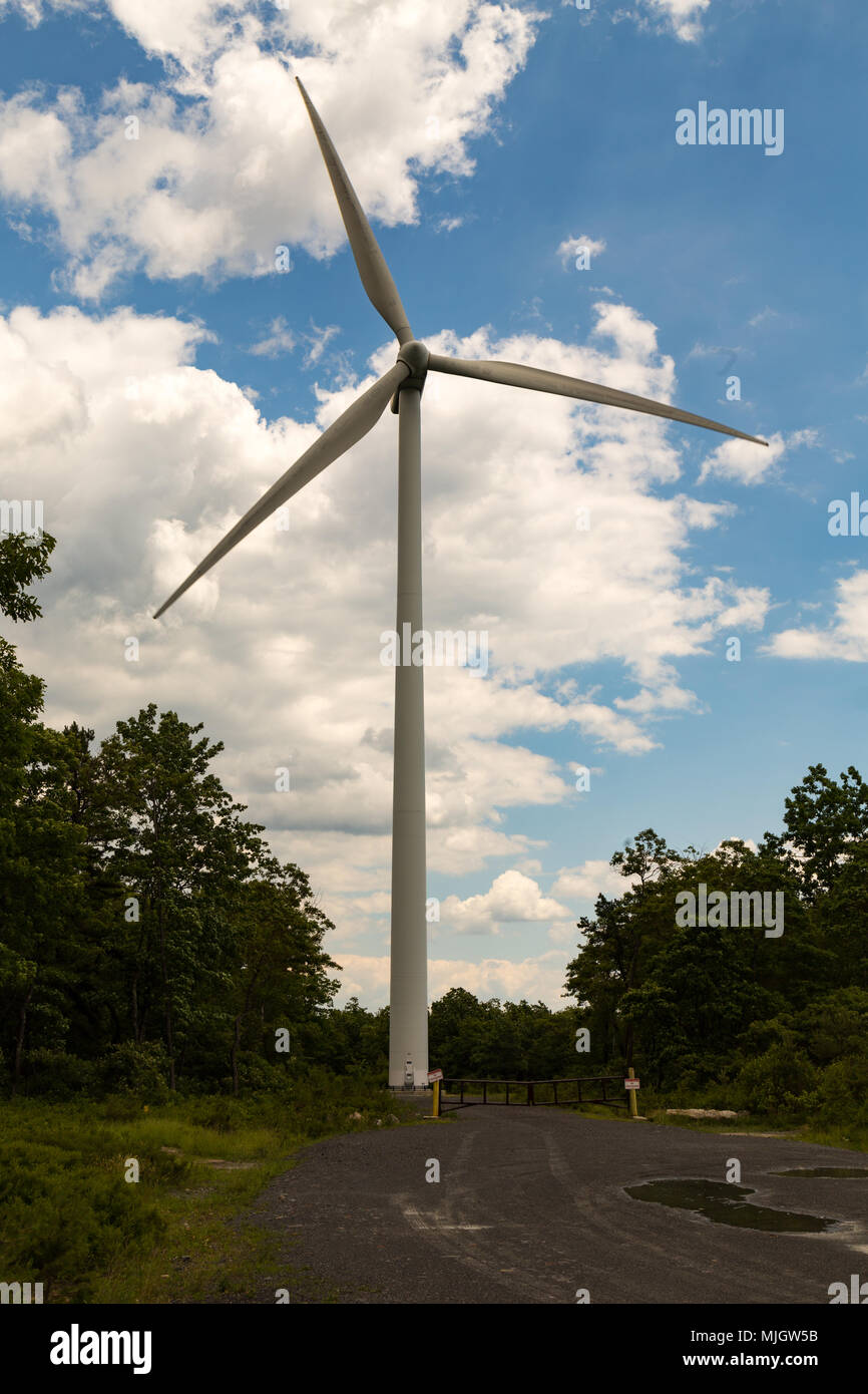 Mahanoy City, PA, USA – June 14, 2016: A Gamesa 2MW wind turbine in ...