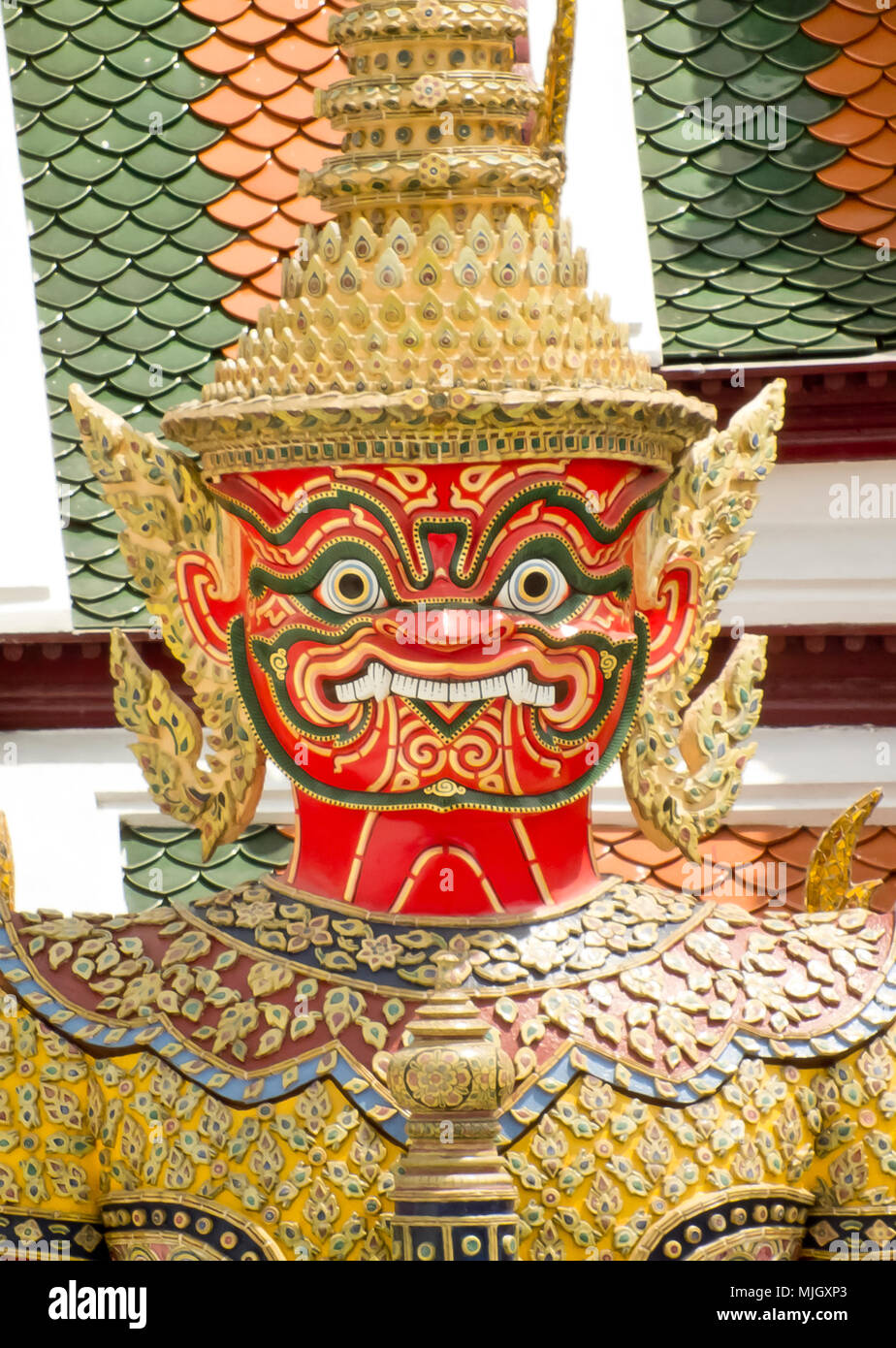 Face Guardian statue at the temple Stock Photo - Alamy