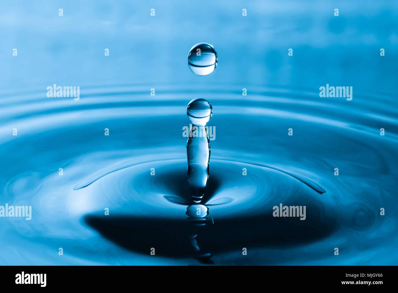 Water drop close up Stock Photo - Alamy