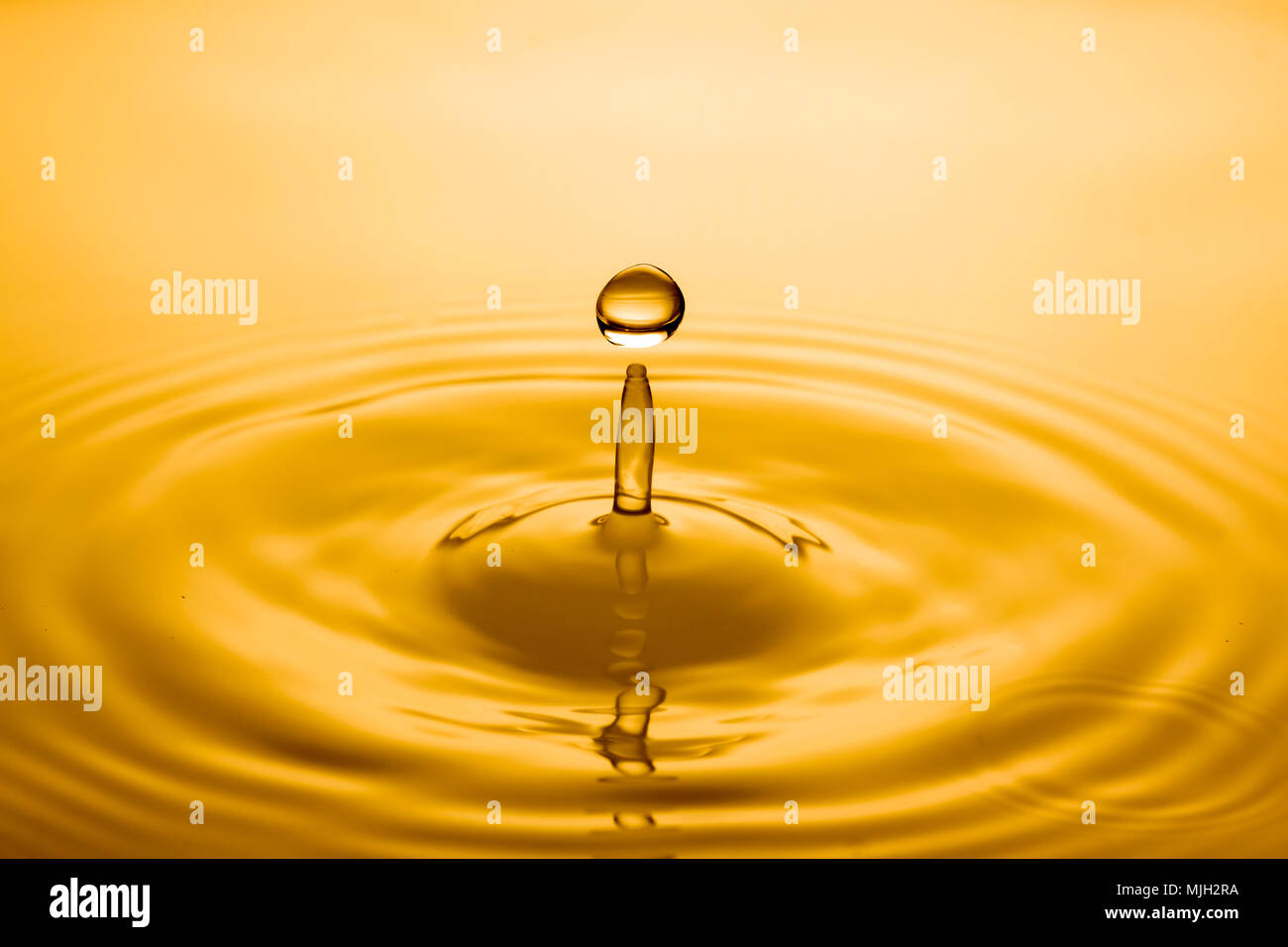 close up of a drop of oil Stock Photo - Alamy