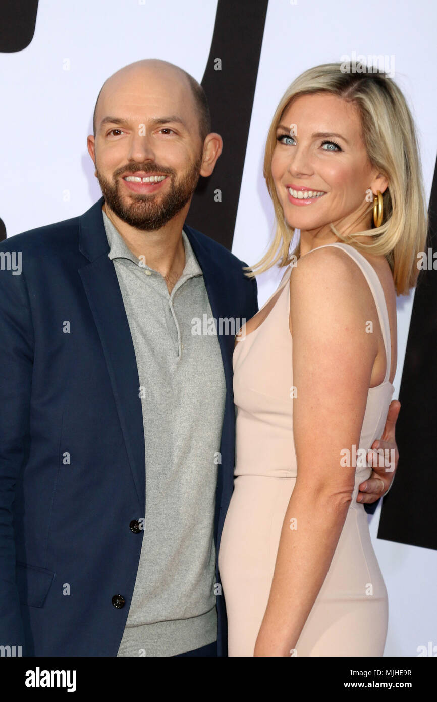 Paul scheer and june diane raphael hi-res stock photography and images ...