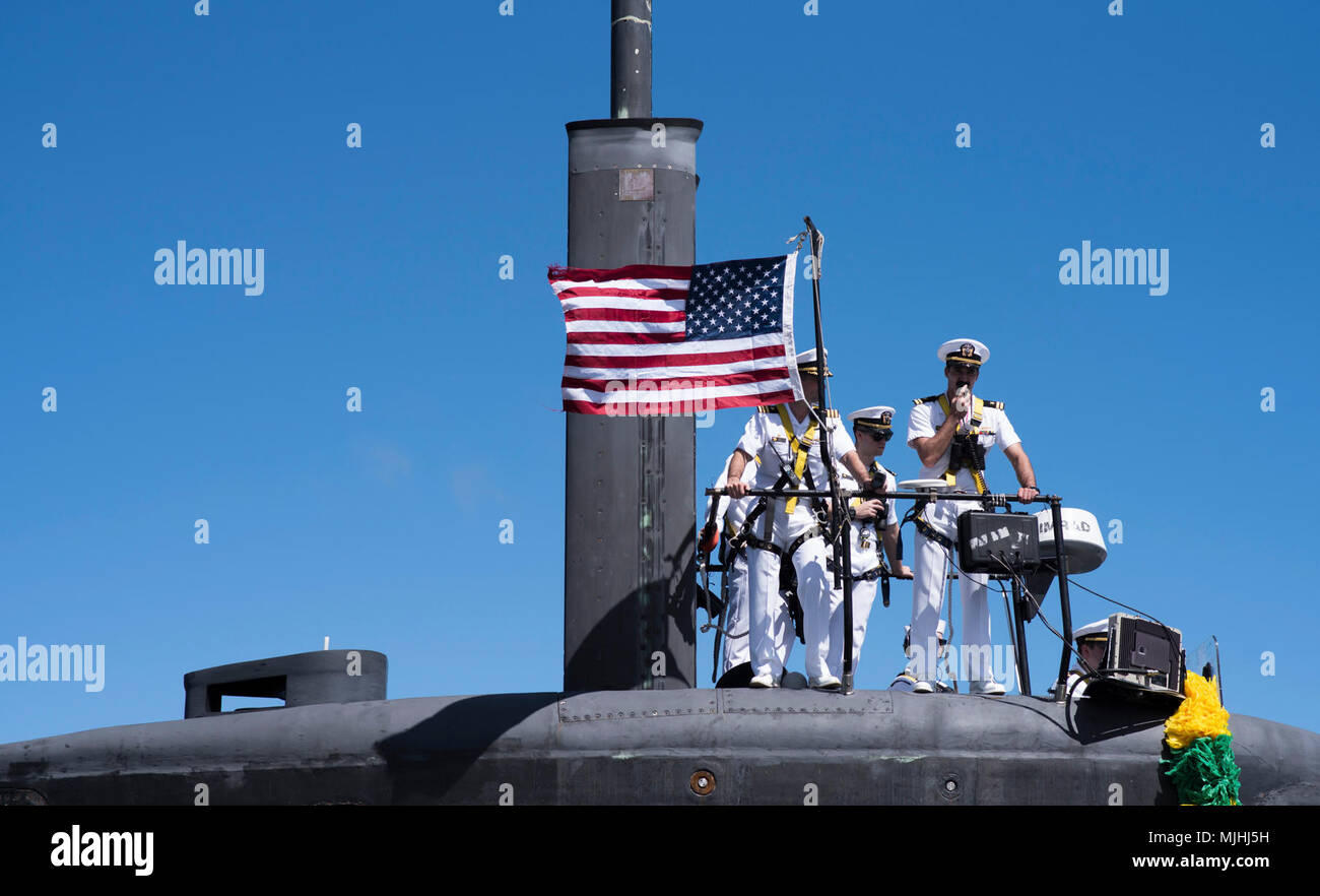 PEARL HARBOR, Hawaii April 6, 2018) The Los Angeles-class fast-attack ...