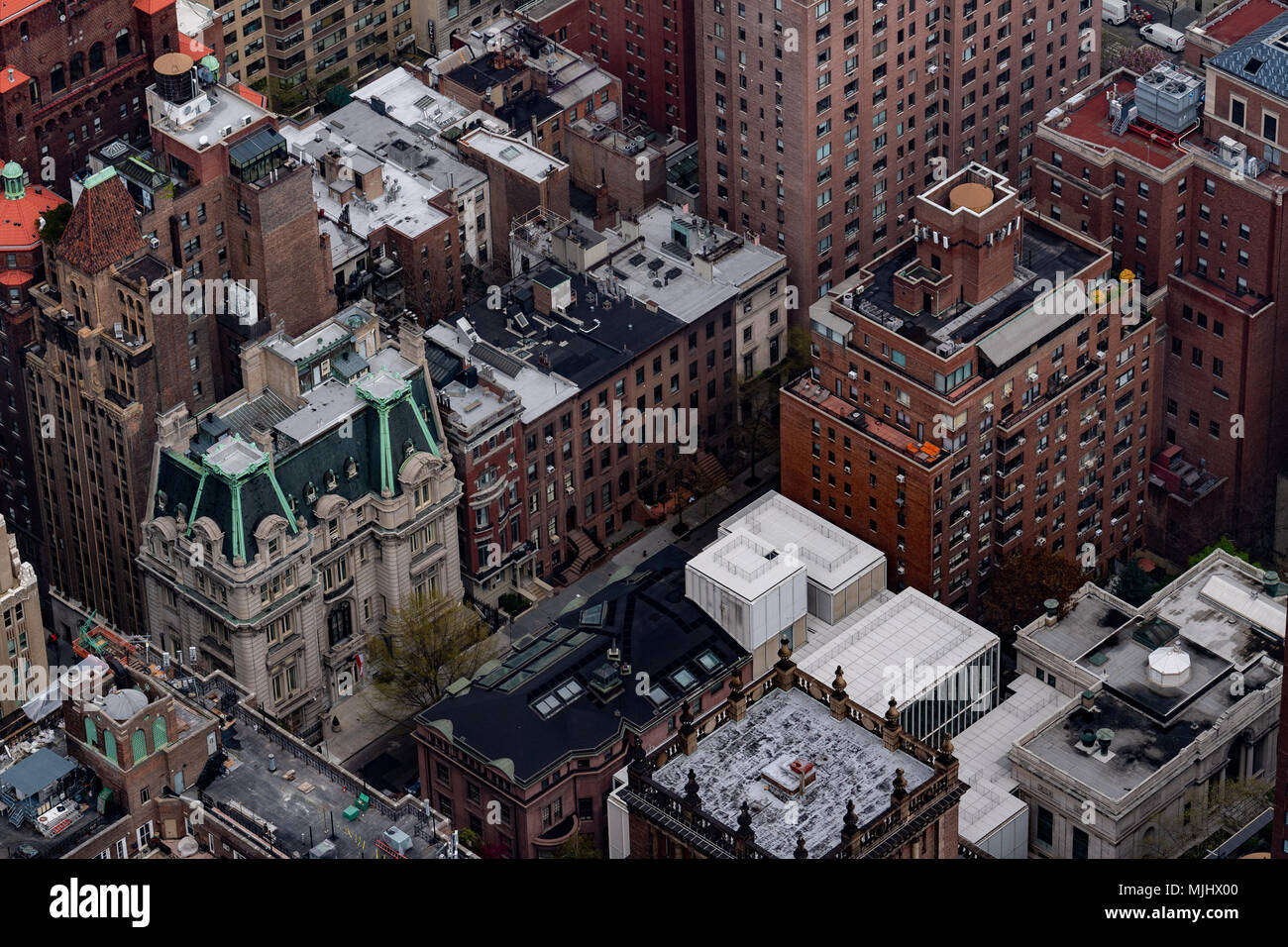 roof and water towers on top of new york manhattan skyscrapers building ...