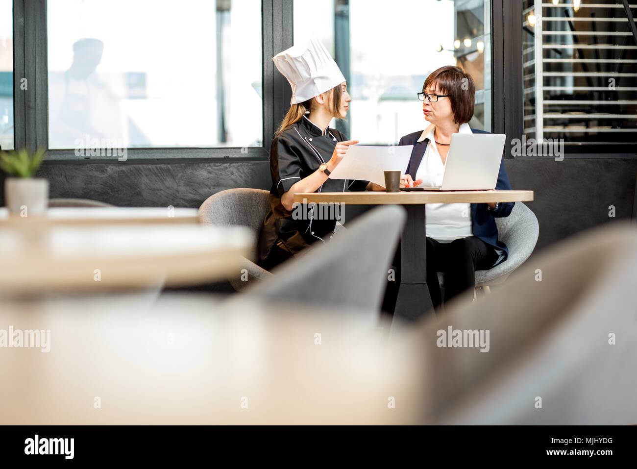 Older woman professional chef hi-res stock photography and images - Alamy