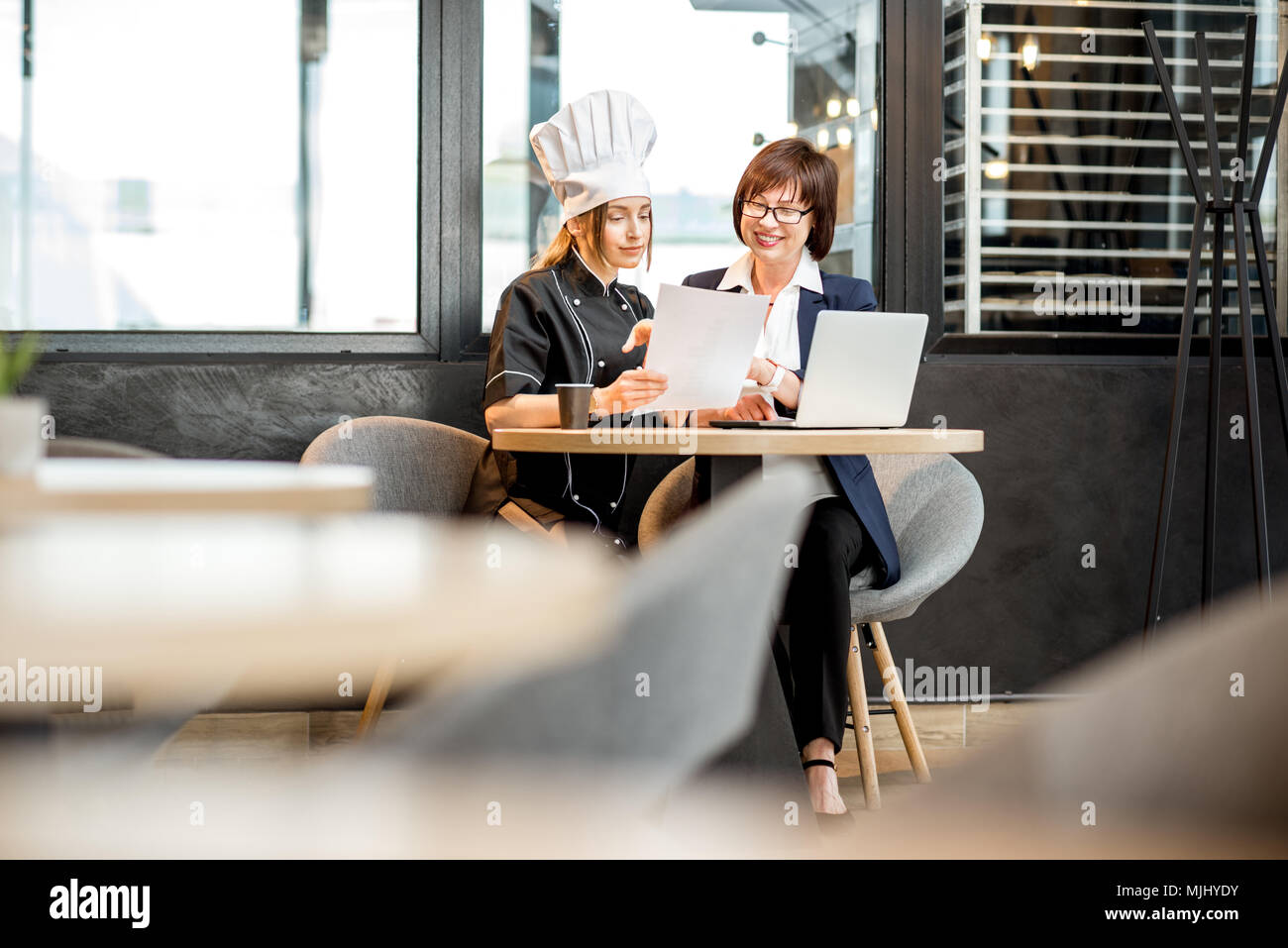 Older woman professional chef hi-res stock photography and images - Alamy
