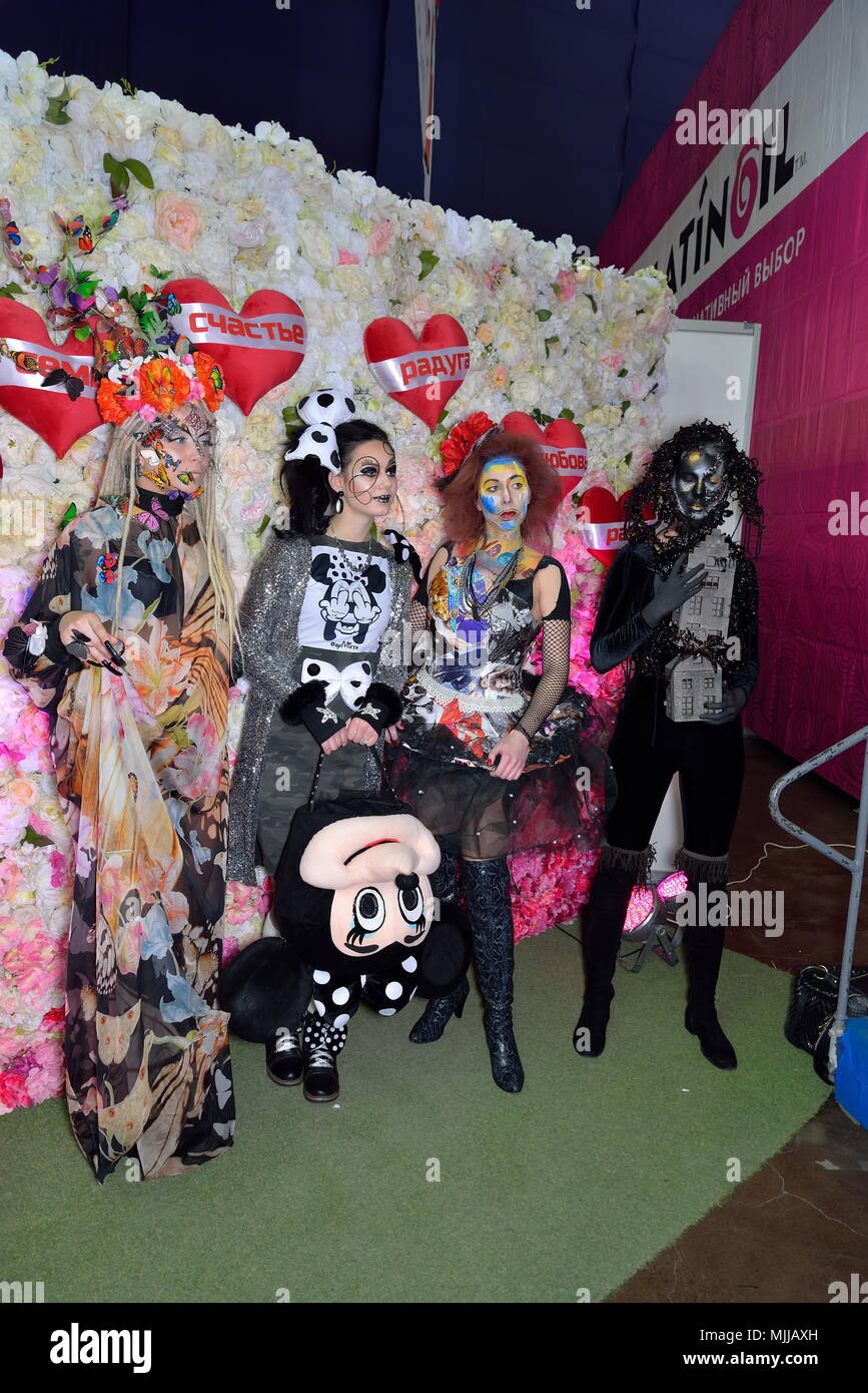 Stylish models costumes hi-res stock photography and images - Alamy