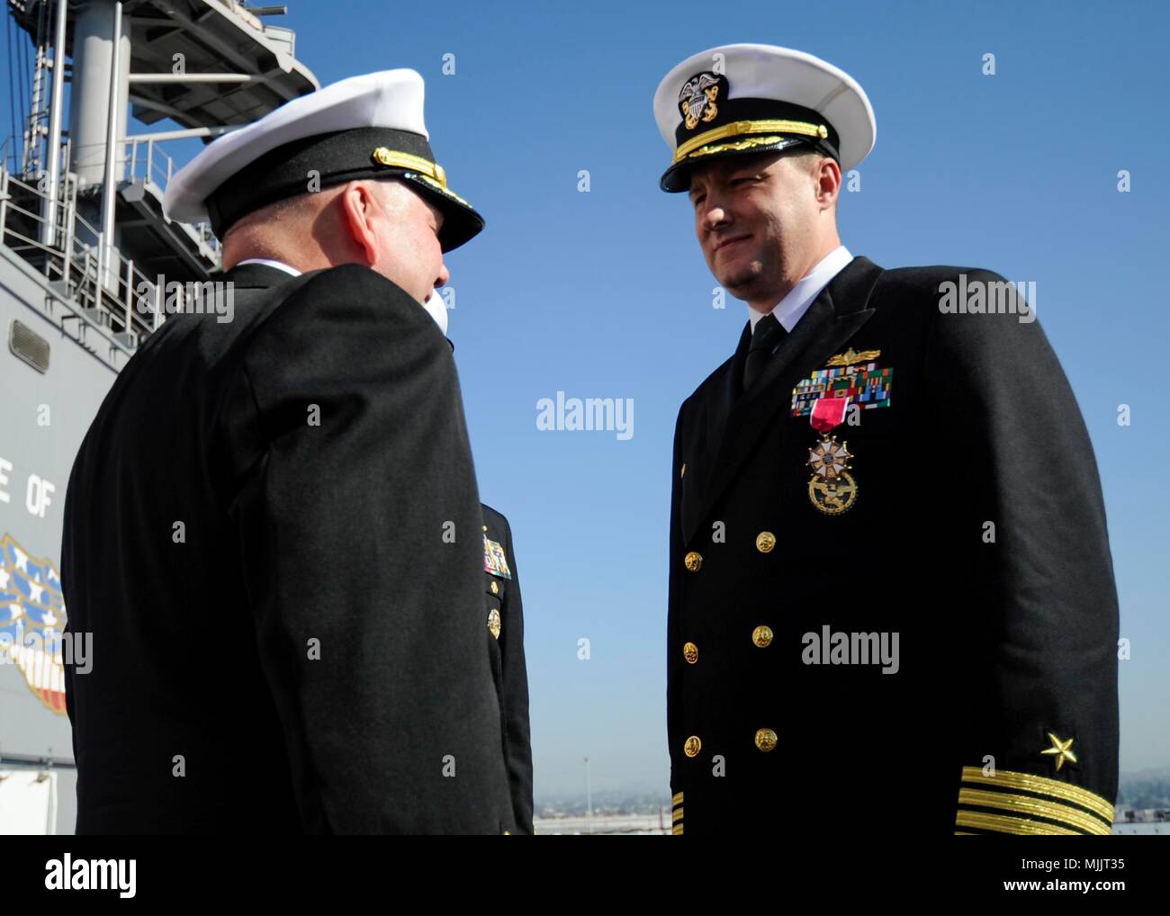 171201-N-UB912-080 SAN DIEGO (Dec. 01, 2017) Vice Adm. John D ...