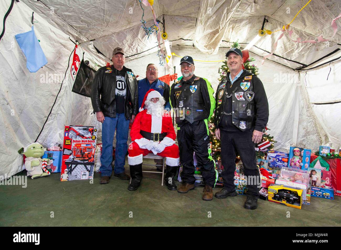 Santa paratrooper hi-res stock photography and images - Alamy