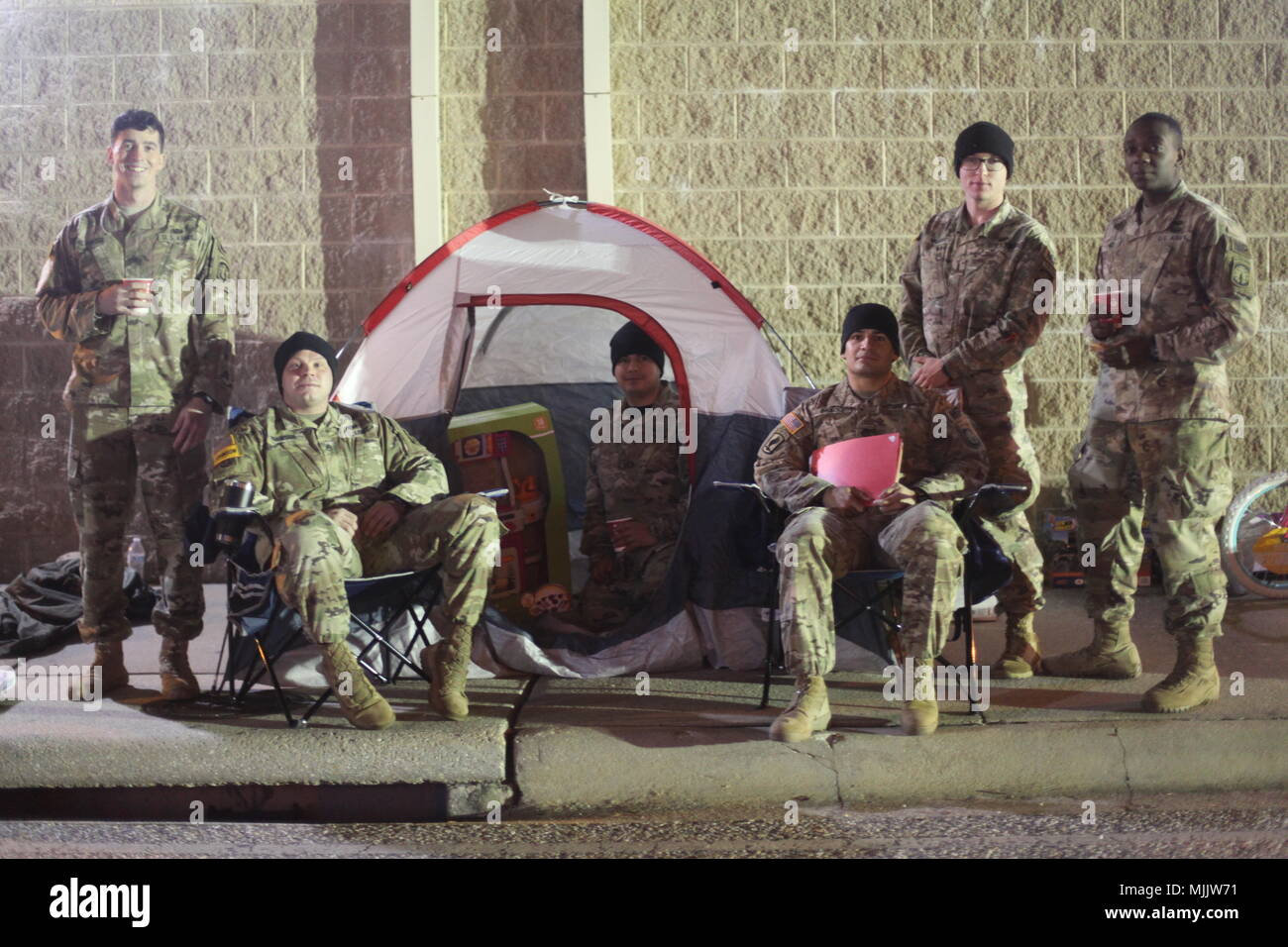 503rd military police battalion airborne hi-res stock photography and ...