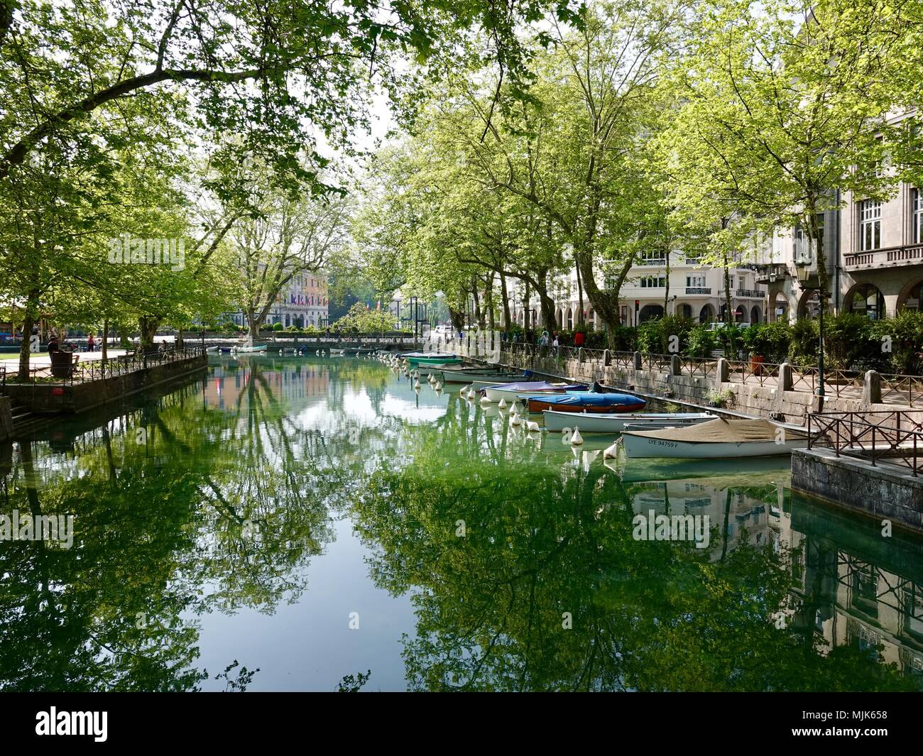 French canals hi-res stock photography and images - Alamy