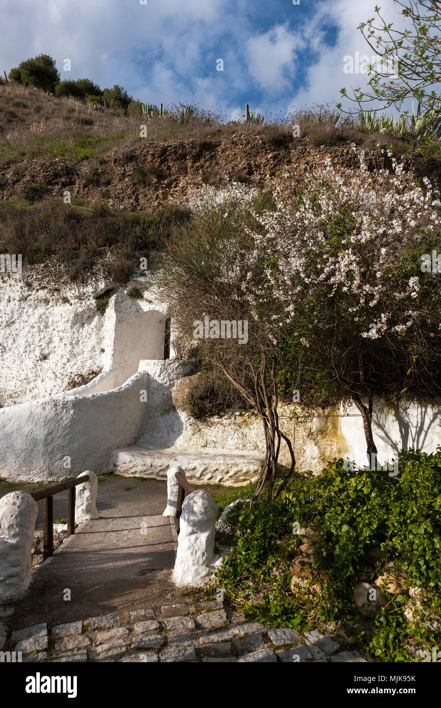 Exterior of cave dwelling, Museo Cuevas del Sacromonte, Granada ...