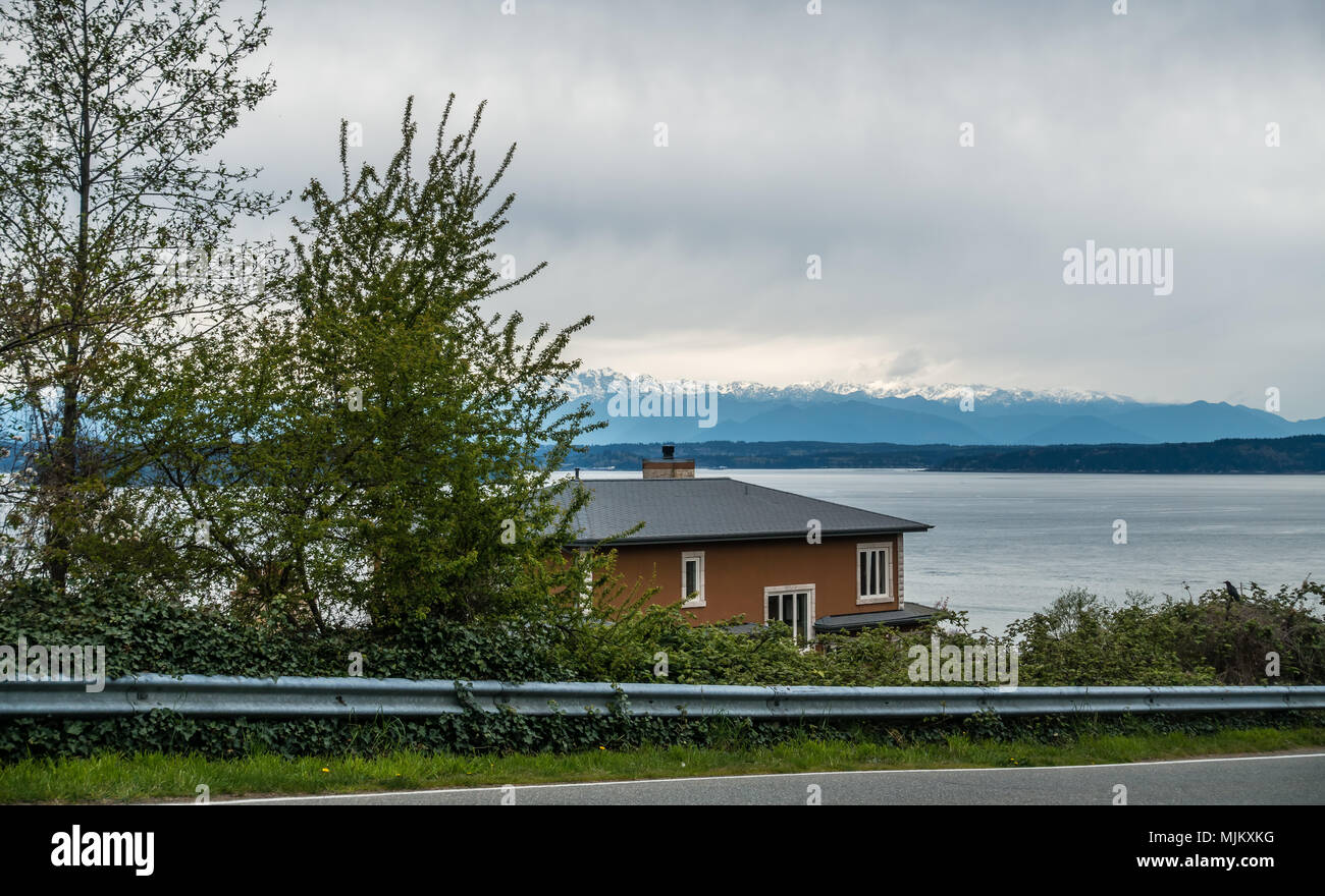 Olympic mountains from seattle hi-res stock photography and images - Alamy