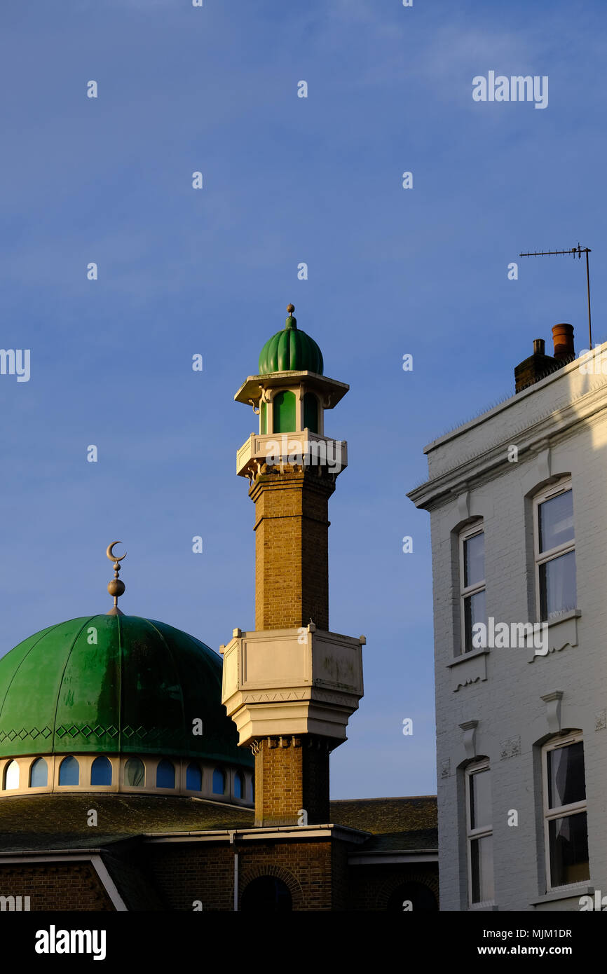 West london mosque hi-res stock photography and images - Alamy