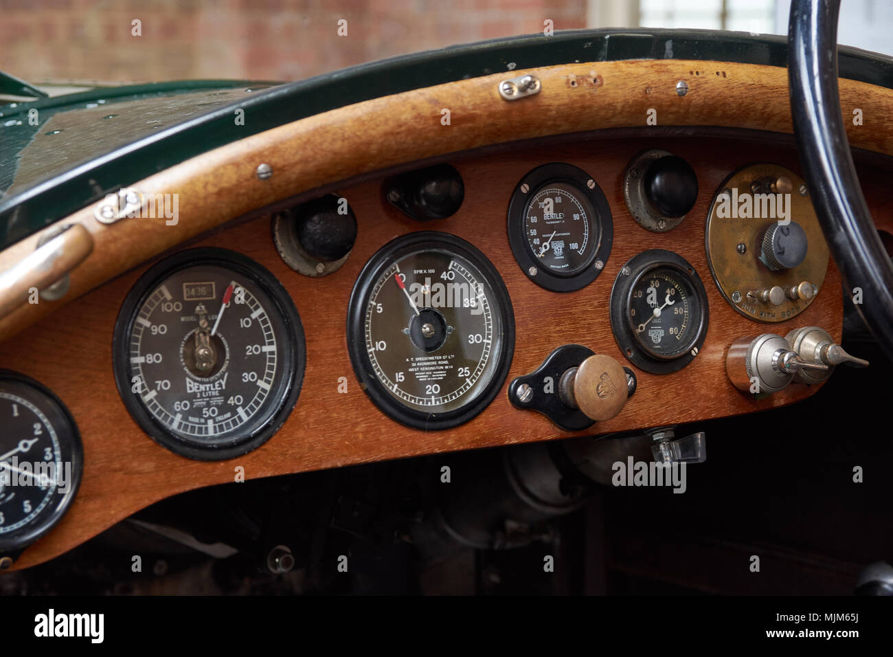 Classic Bentley Dashboard Stock Photo - Alamy