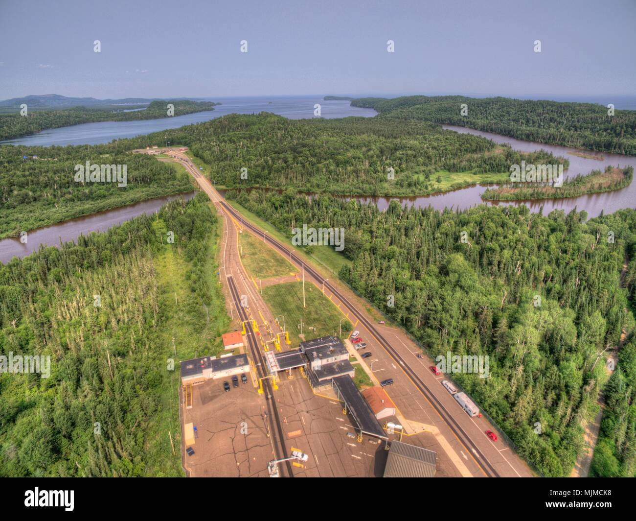 Canada border crossing station hi-res stock photography and images - Alamy