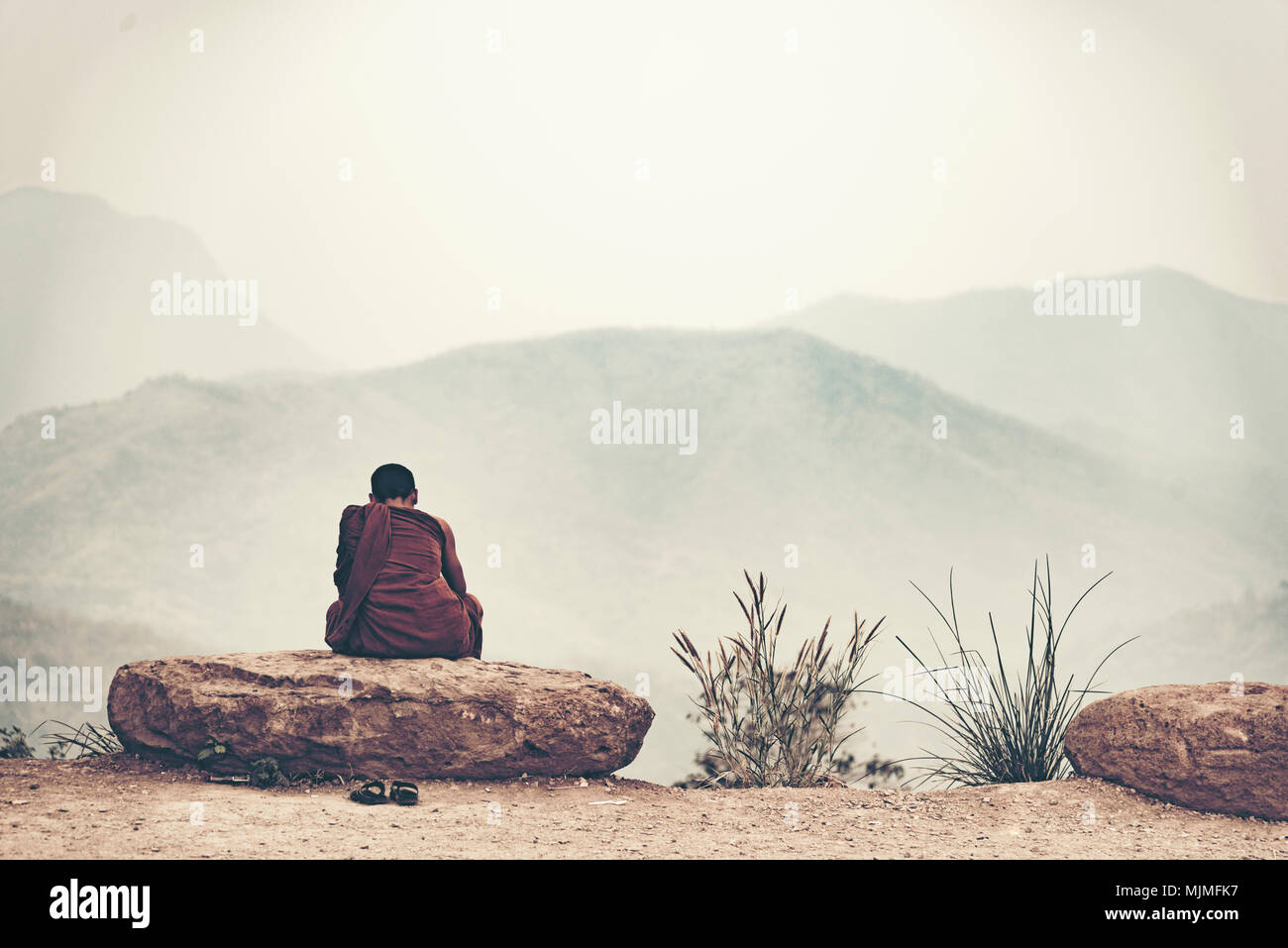 Monks meditating hi-res stock photography and images - Alamy
