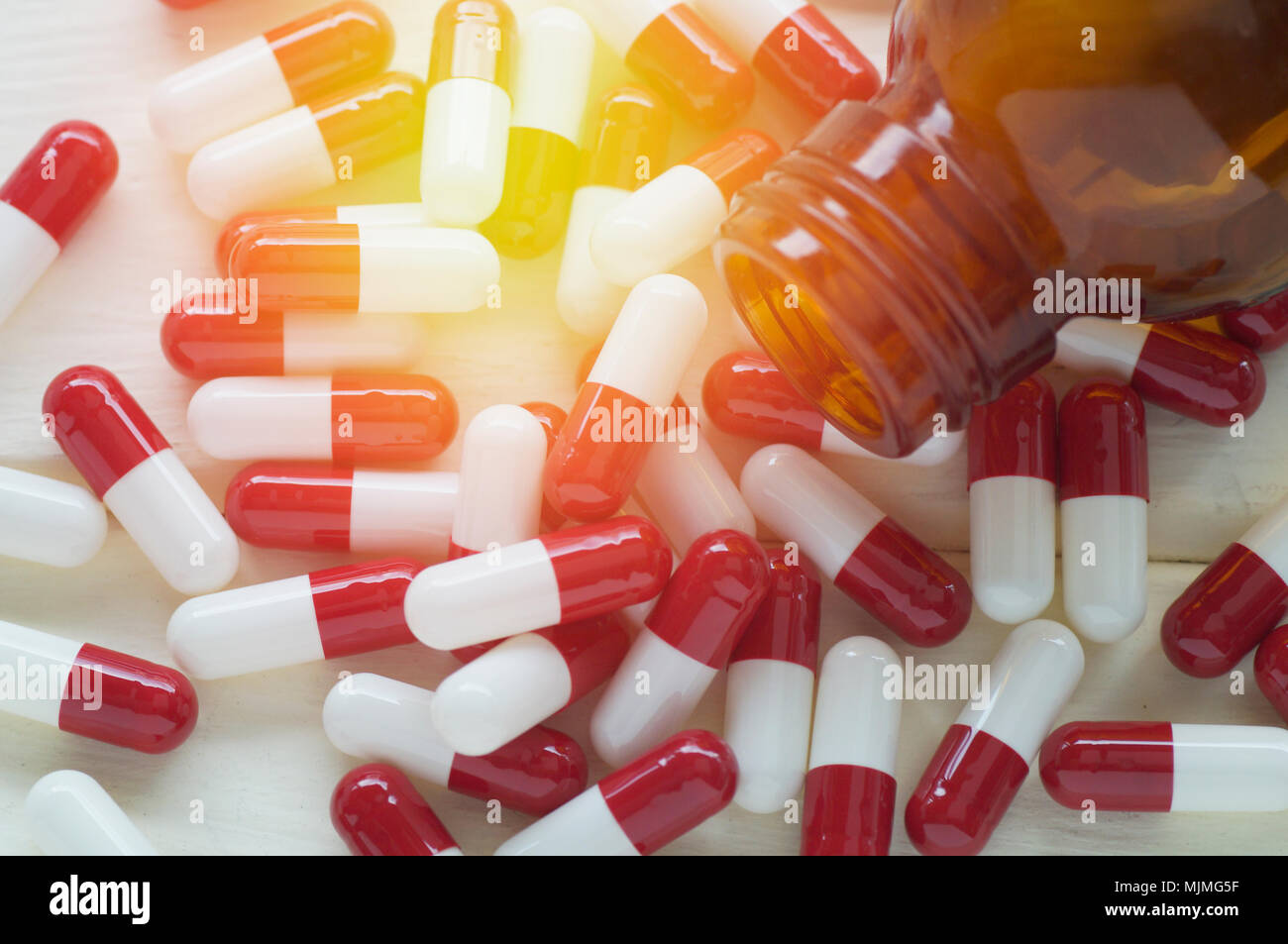 Capsule drugs hi-res stock photography and images - Alamy