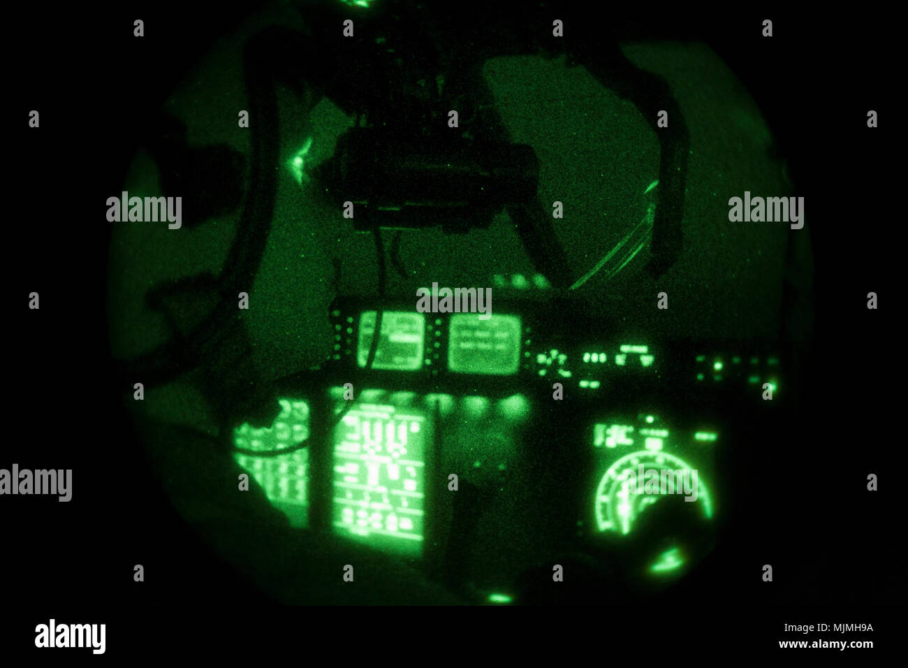 Pilot helicopter 160 hi-res stock photography and images - Alamy