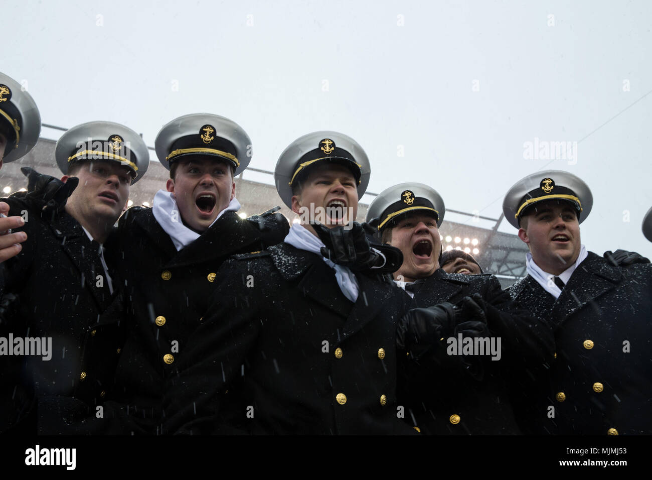 171209-N-DM308-162 PHILADELPHIA (Dec. 9, 2017) Midshipmen cheer on ...